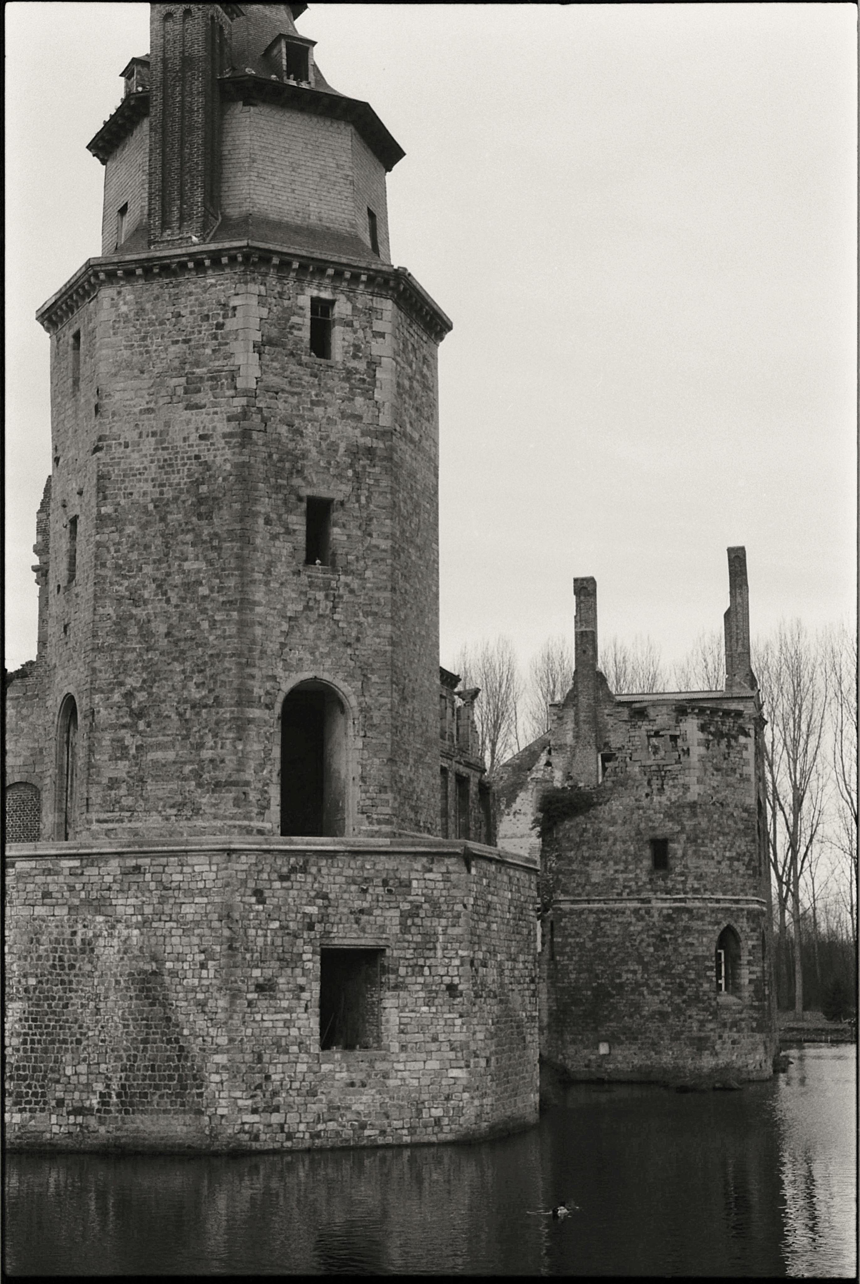 Castle Moat Photos, Download The BEST Free Castle Moat Stock Photos ...