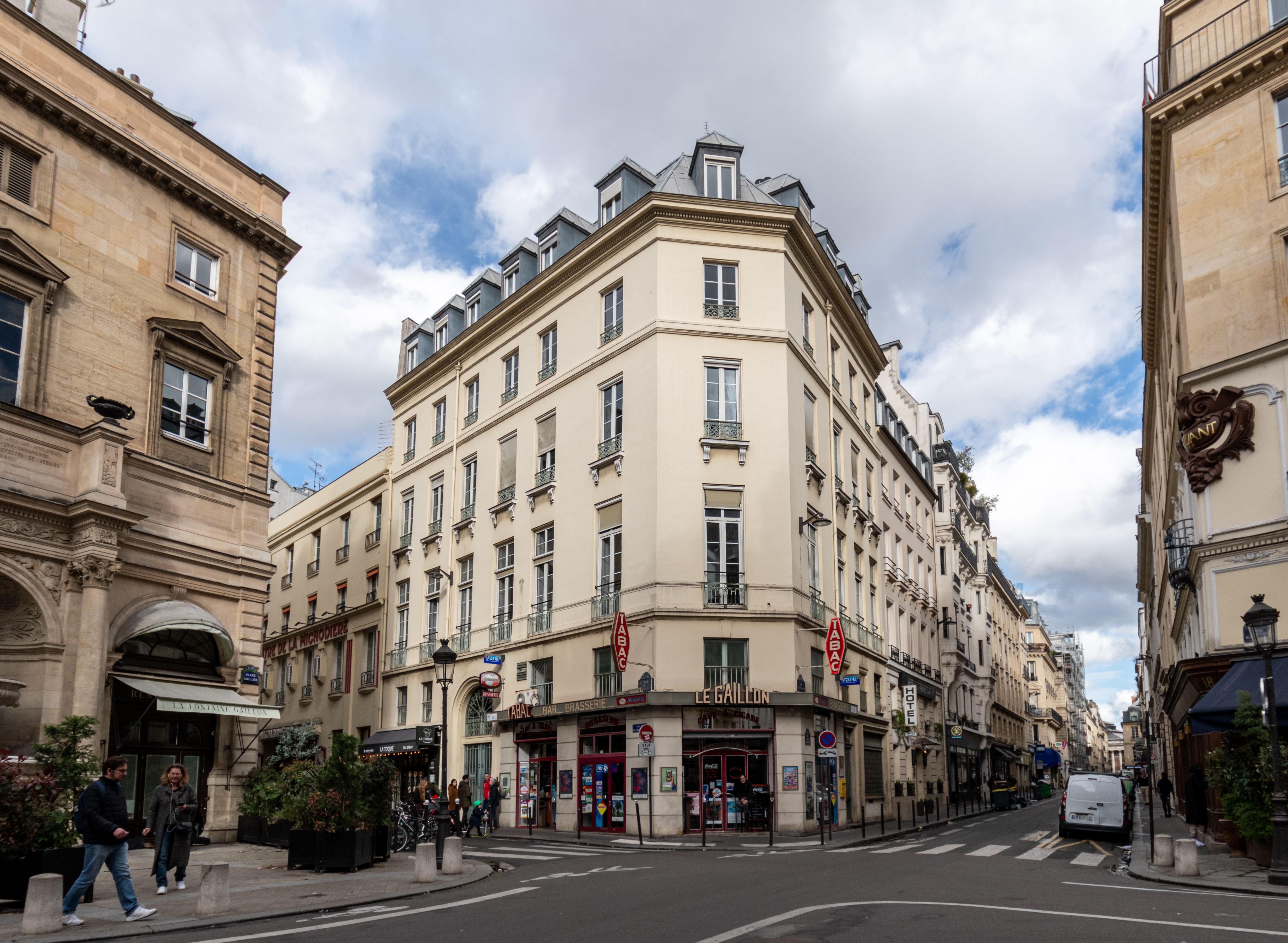 View of Street and Buildings of Paris, France · Free Stock Photo