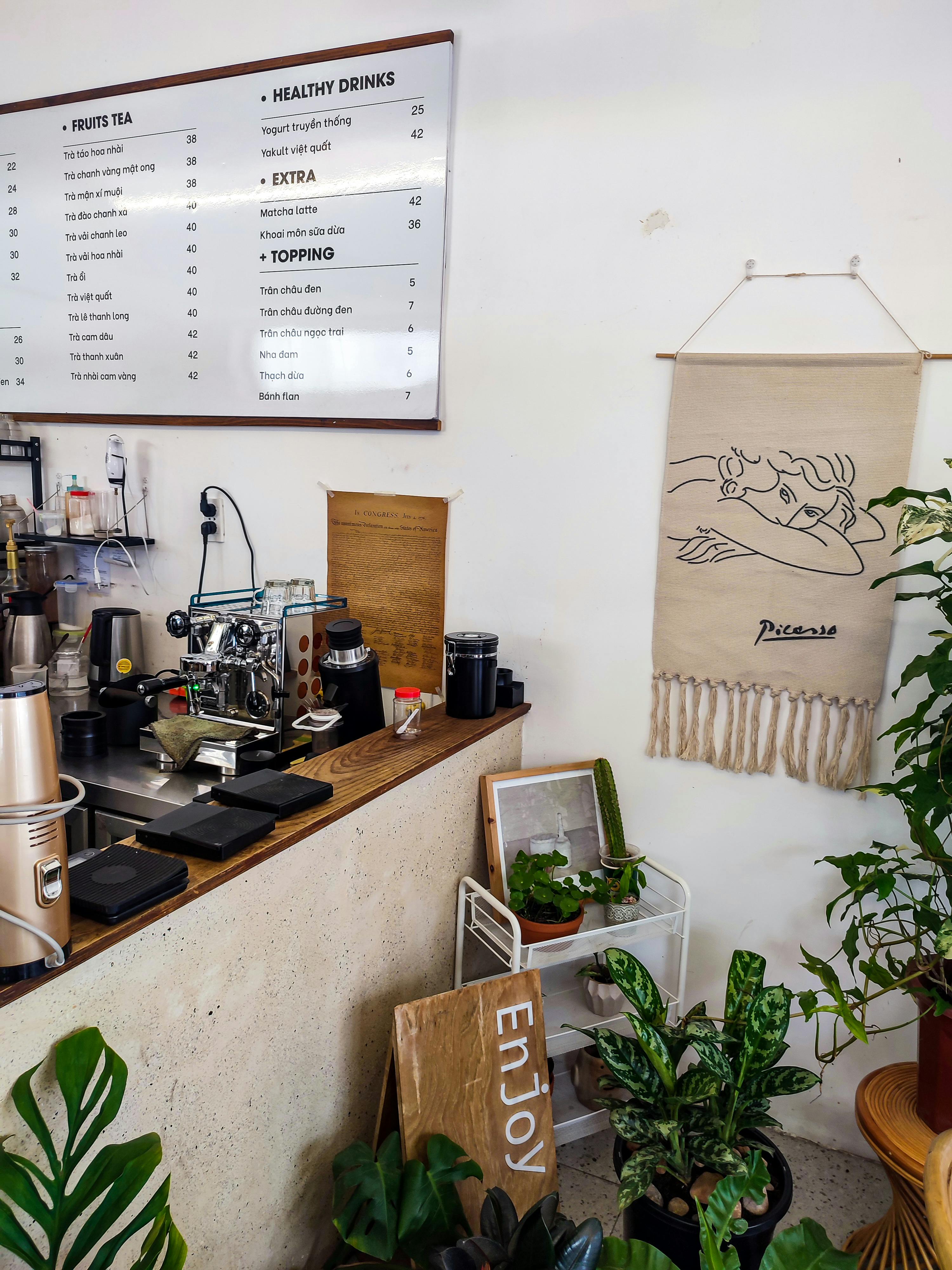 Picasso Cafe Photos, Download The BEST Free Picasso Cafe Stock Photos ...