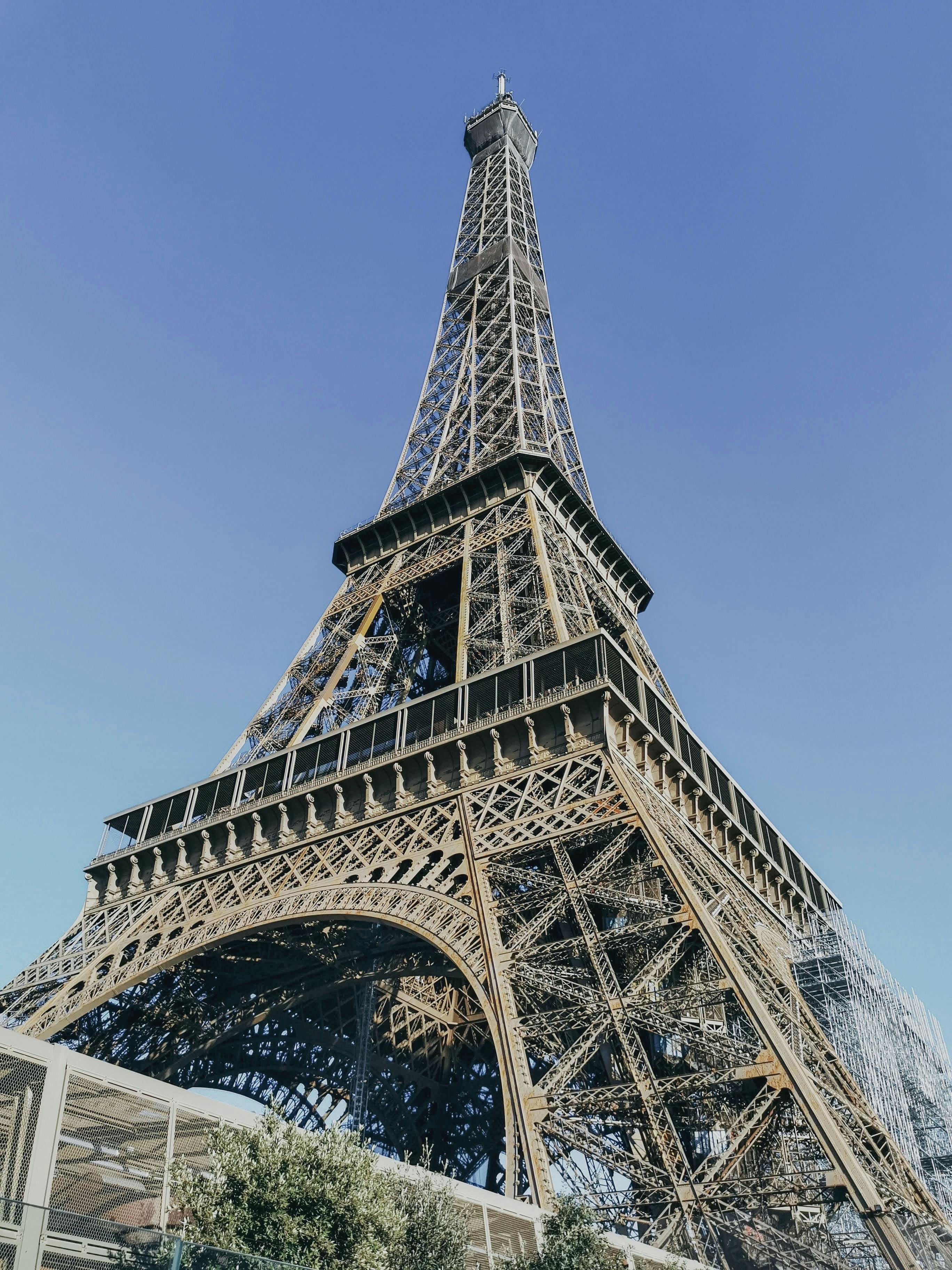 Clear Sky over Eiffel Tower · Free Stock Photo