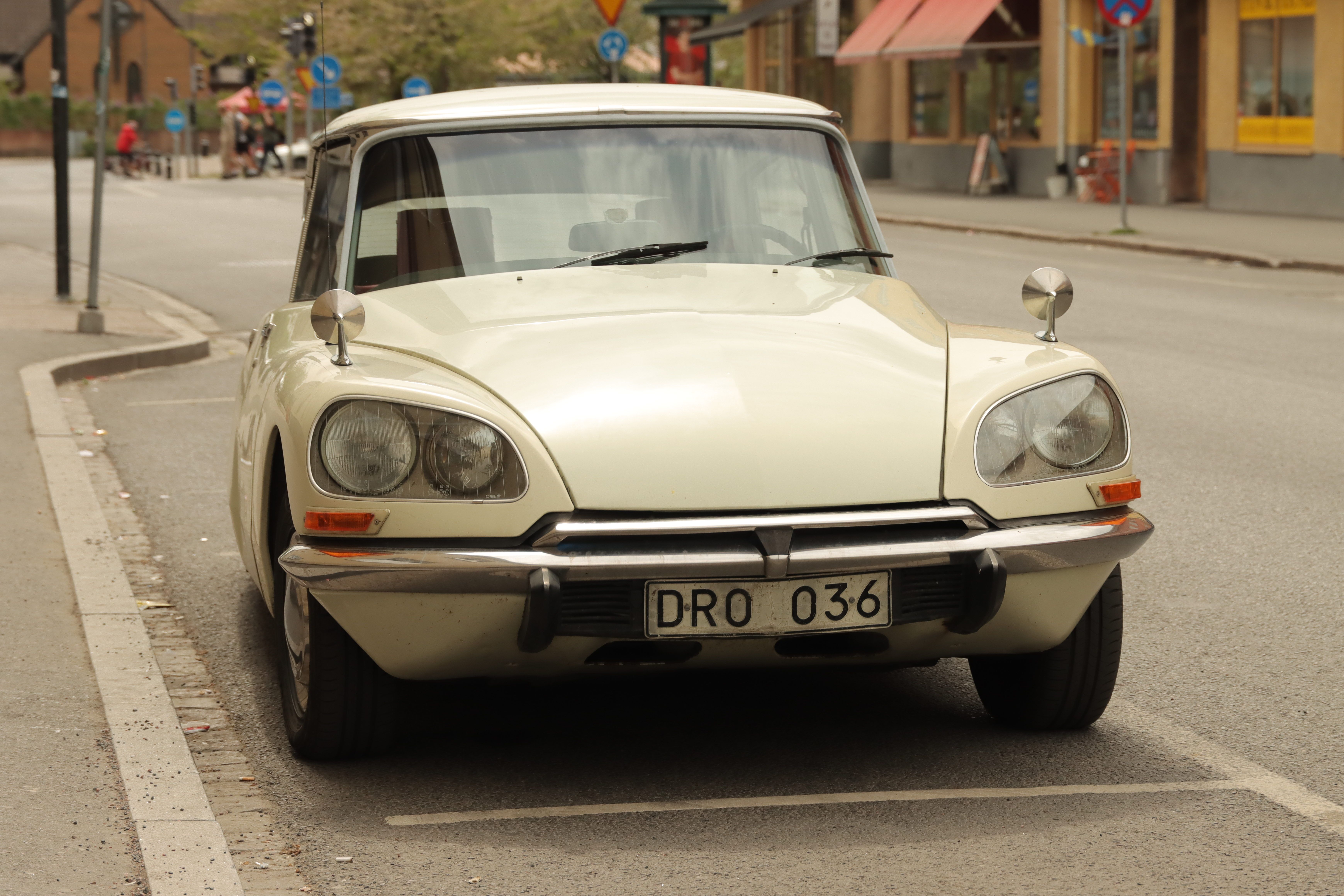 White Citroen DS · Free Stock Photo