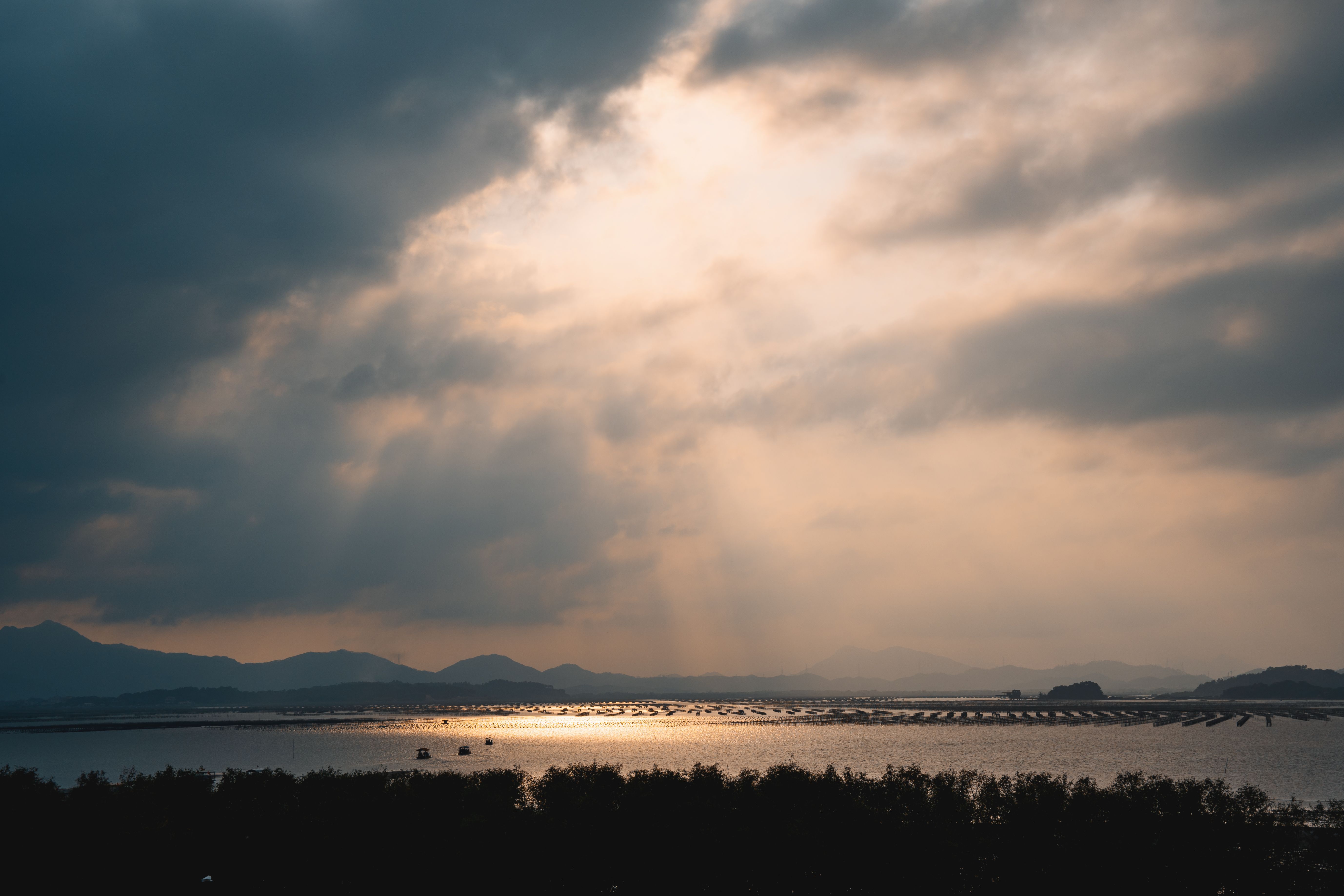 Overcast over Lake at Sunset · Free Stock Photo