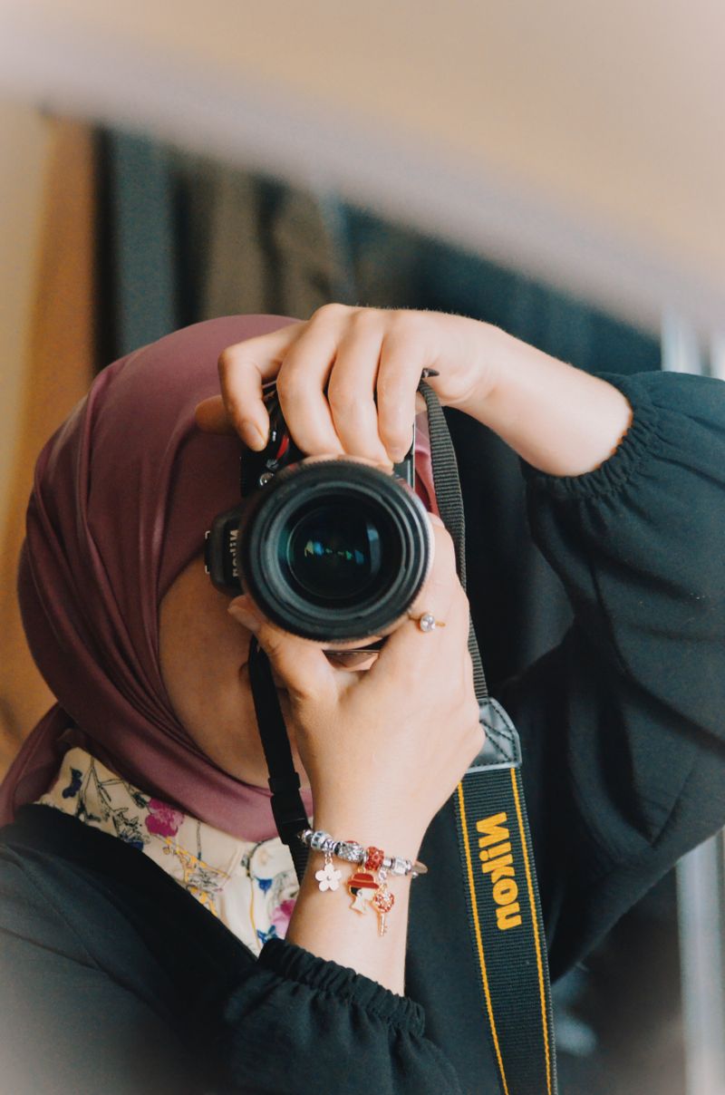Women Selfie Mirror Hiding Face Photos Download The Best Free Women
