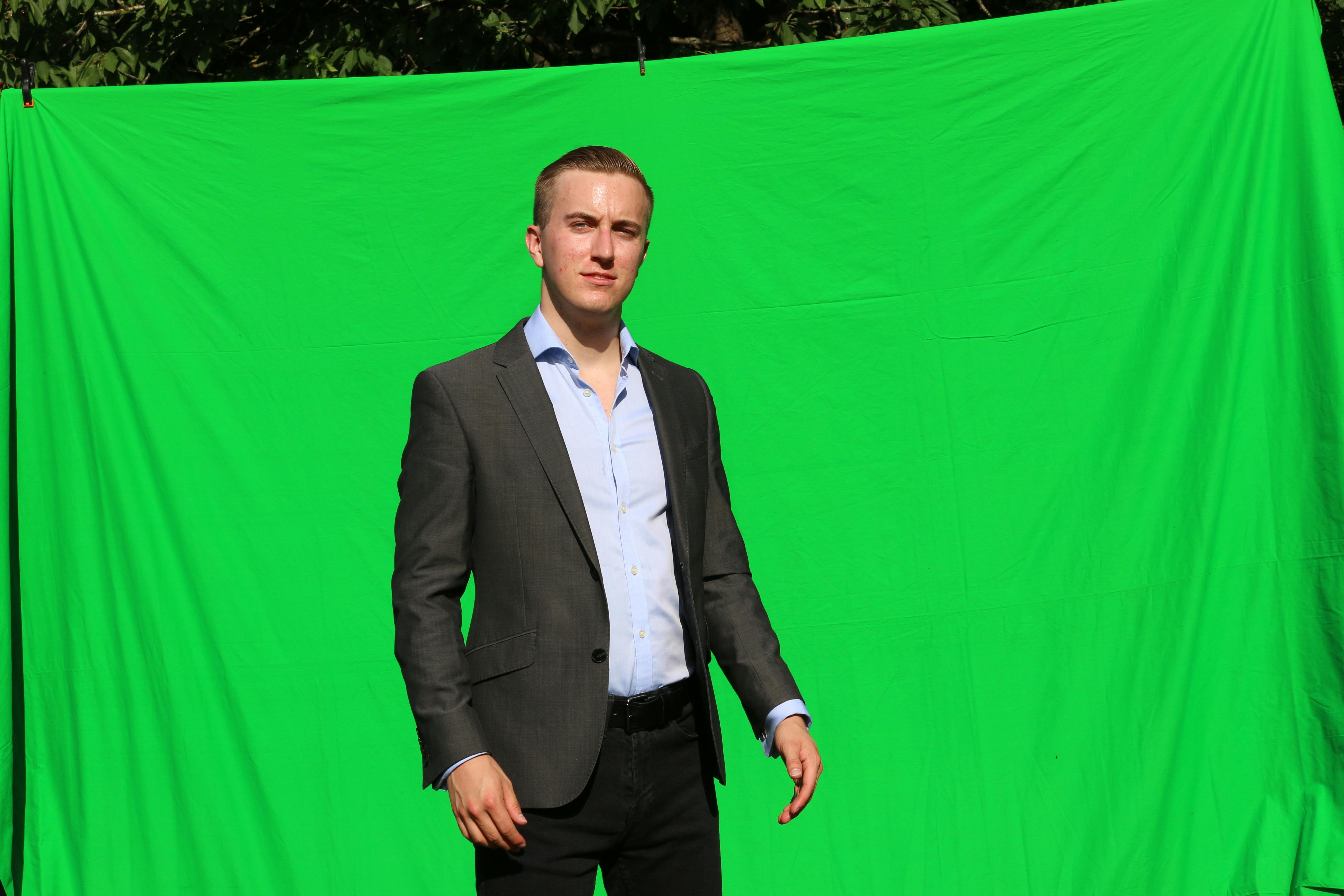 Flynn Robinsonさんが収集したGreen Screenの23件の写真と動画