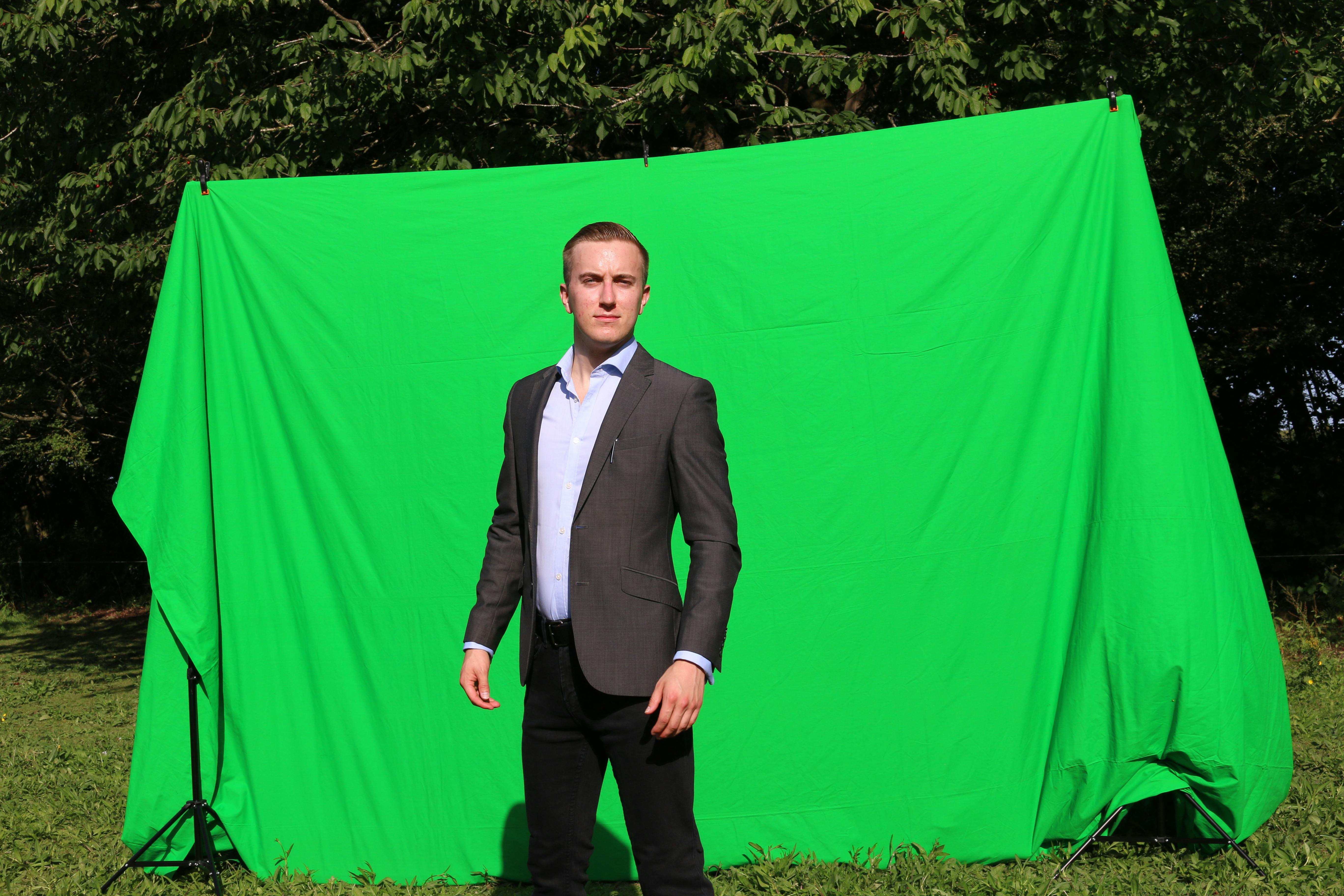 Flynn Robinsonさんが収集したGreen Screenの23件の写真と動画