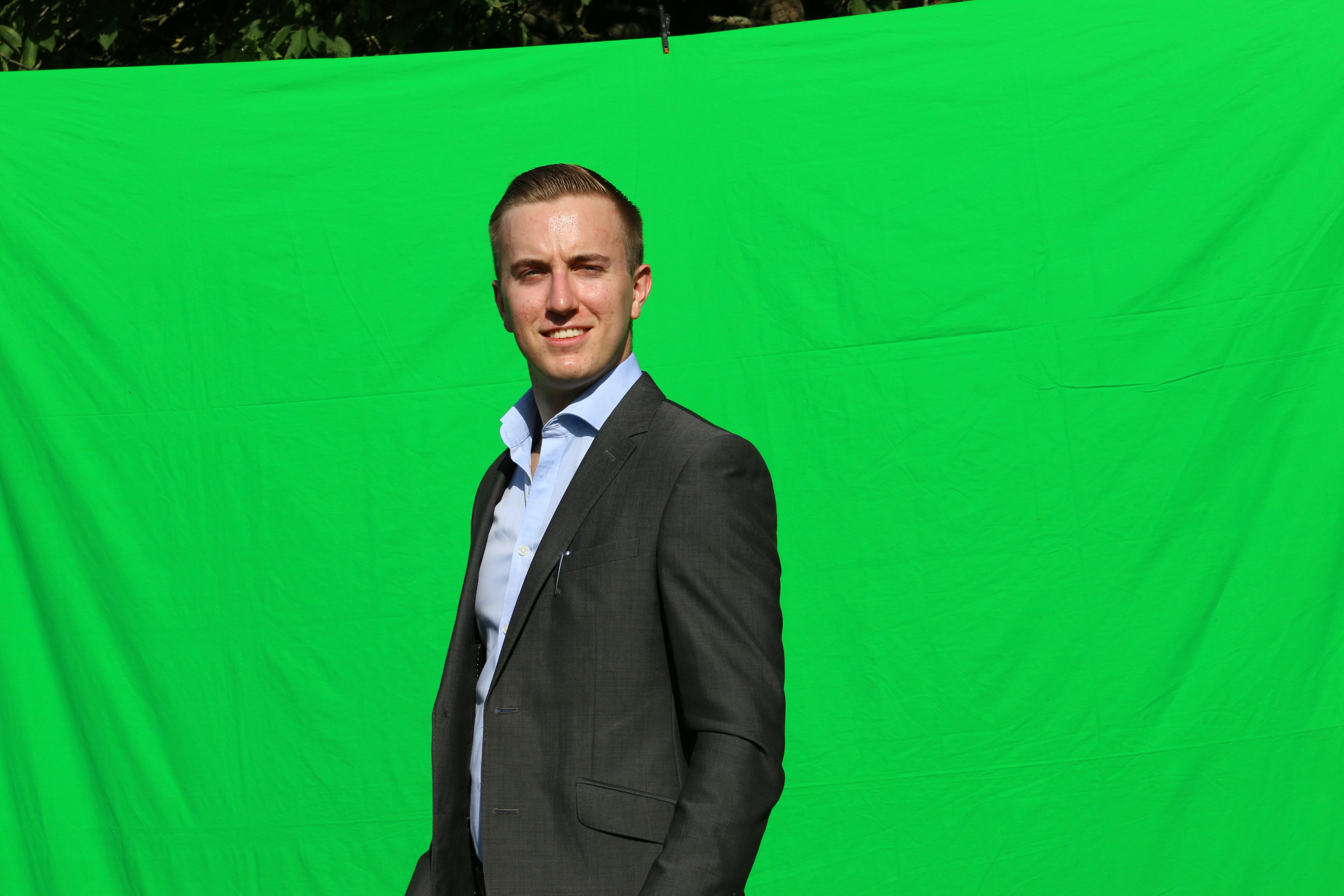 Flynn Robinsonさんが収集したGreen Screenの23件の写真と動画