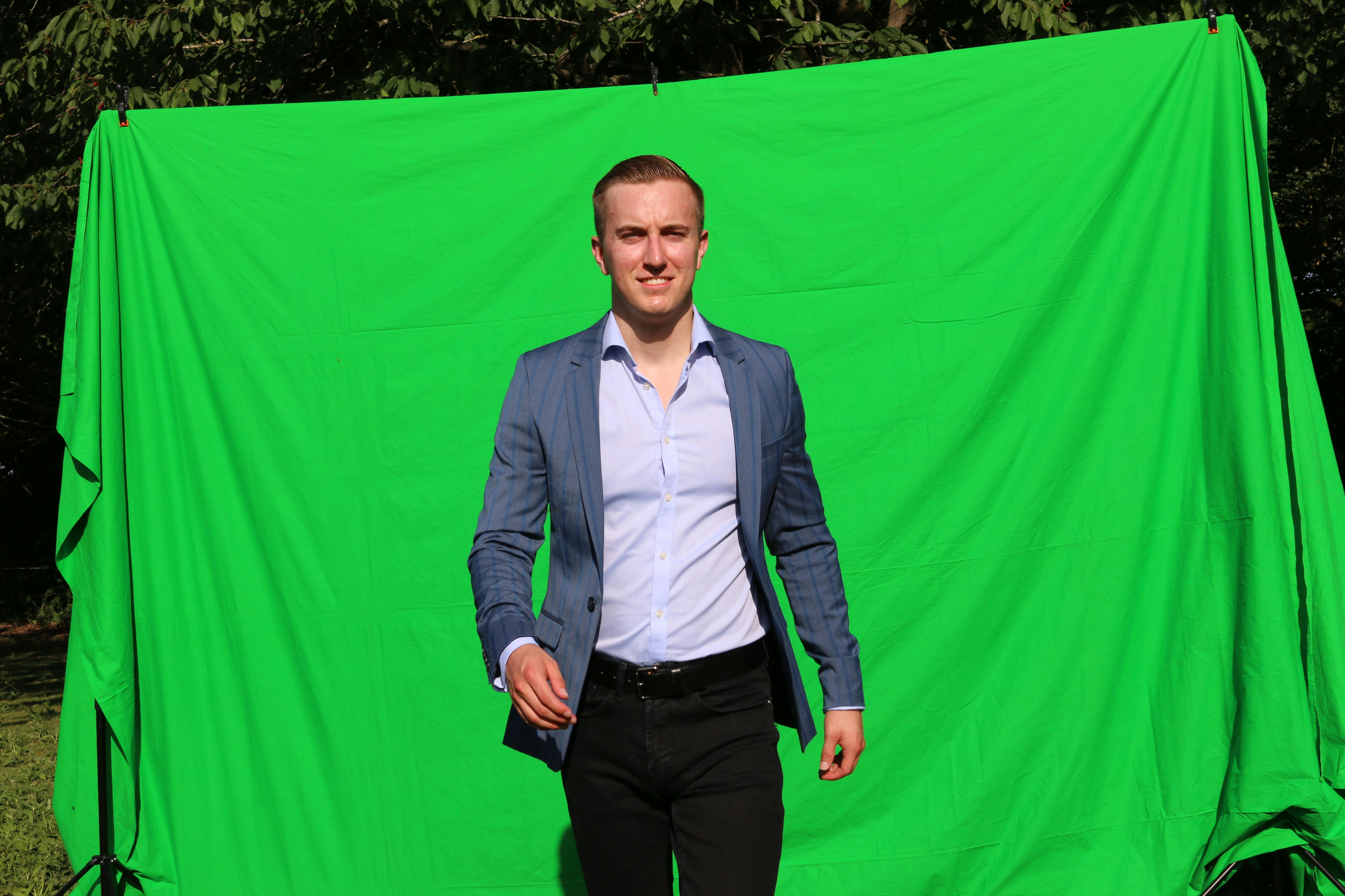 Flynn Robinsonさんが収集したGreen Screenの23件の写真と動画