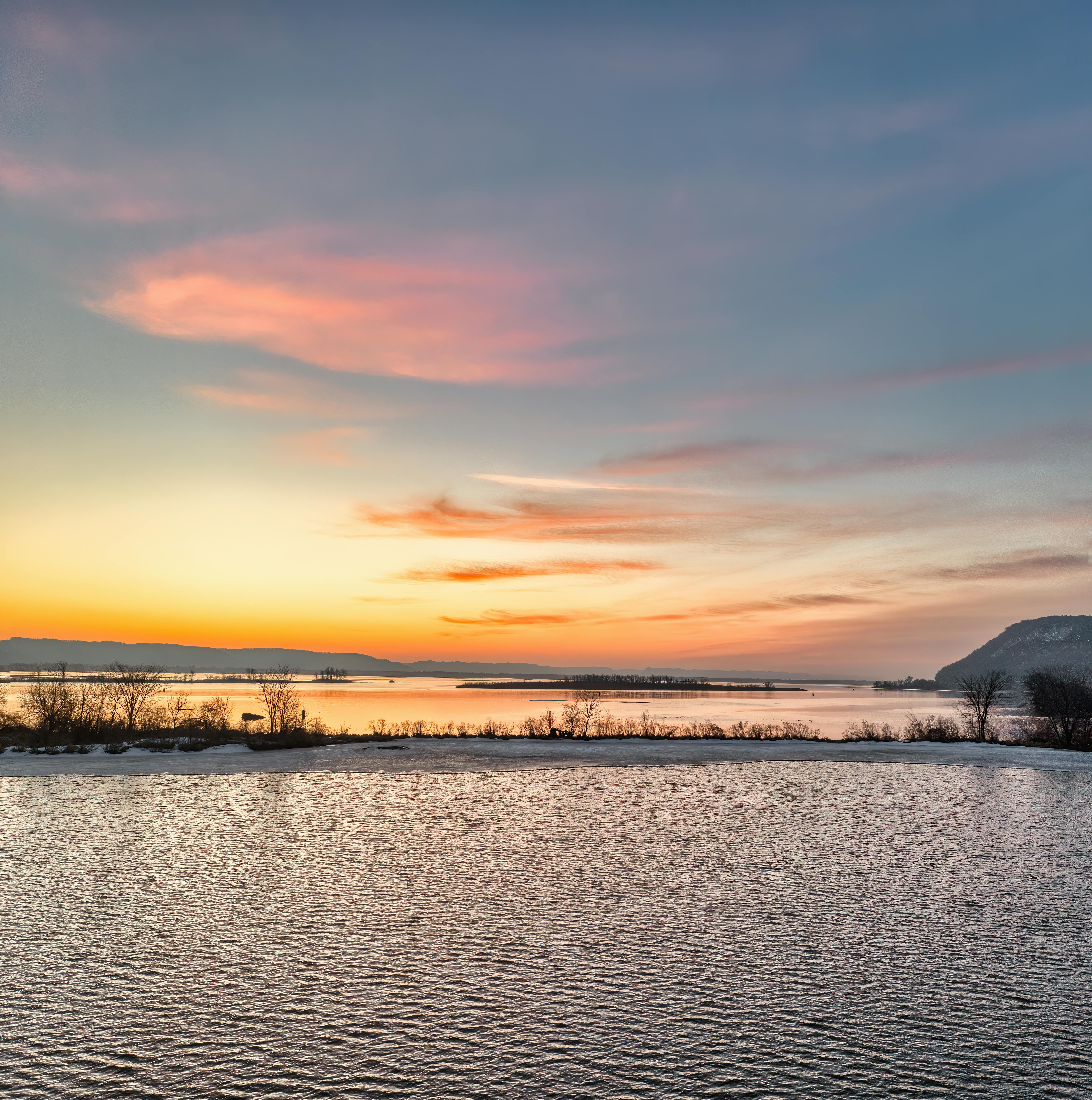 Rippled Lake at Dawn · Free Stock Photo