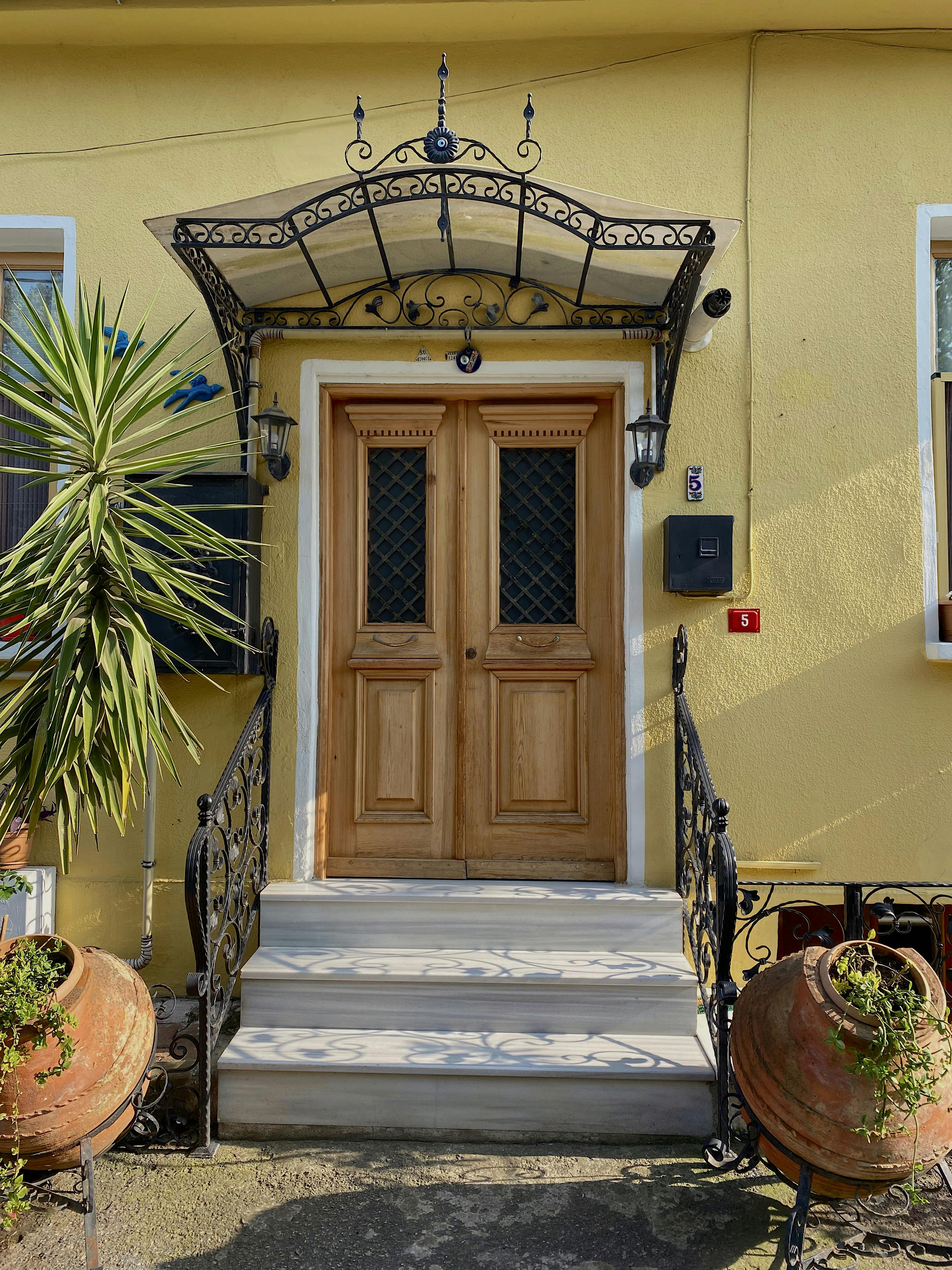 Building Wall Photos, Download The BEST Free Building Wall Stock Photos ...