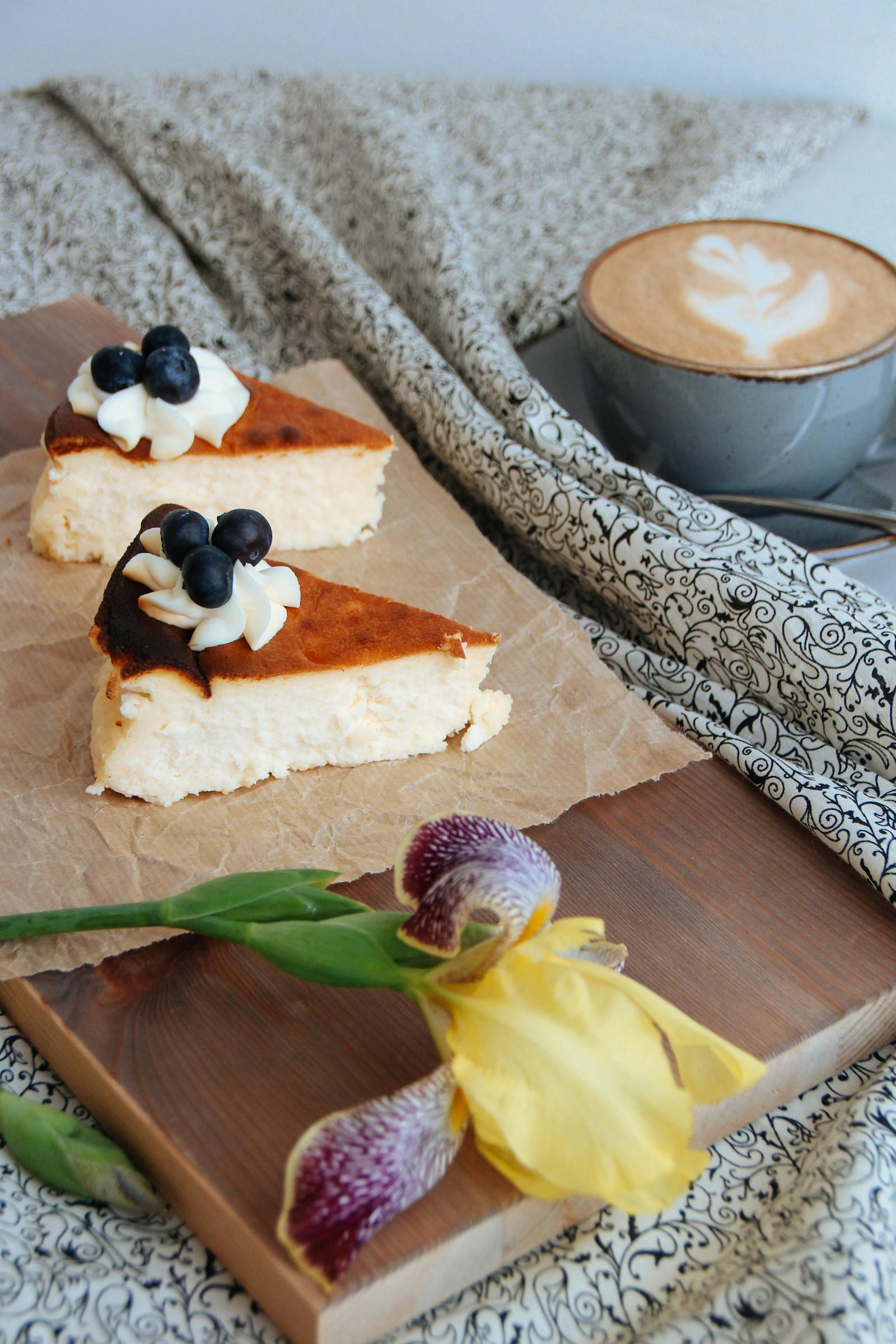 Walnut Cheesecake Photos, Download The BEST Free Walnut Cheesecake ...
