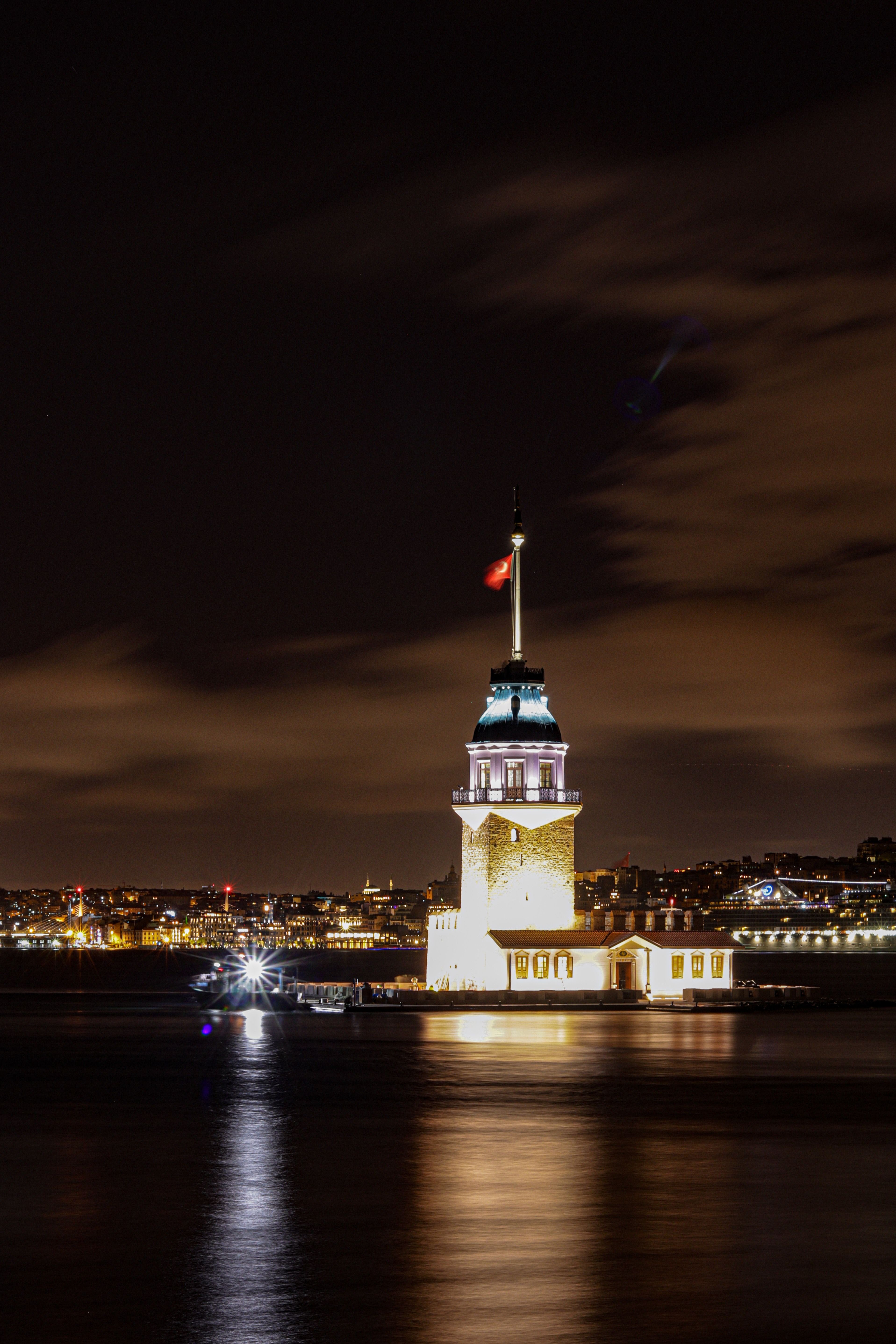 Maiden Tower on Island in Istanbul · Free Stock Photo