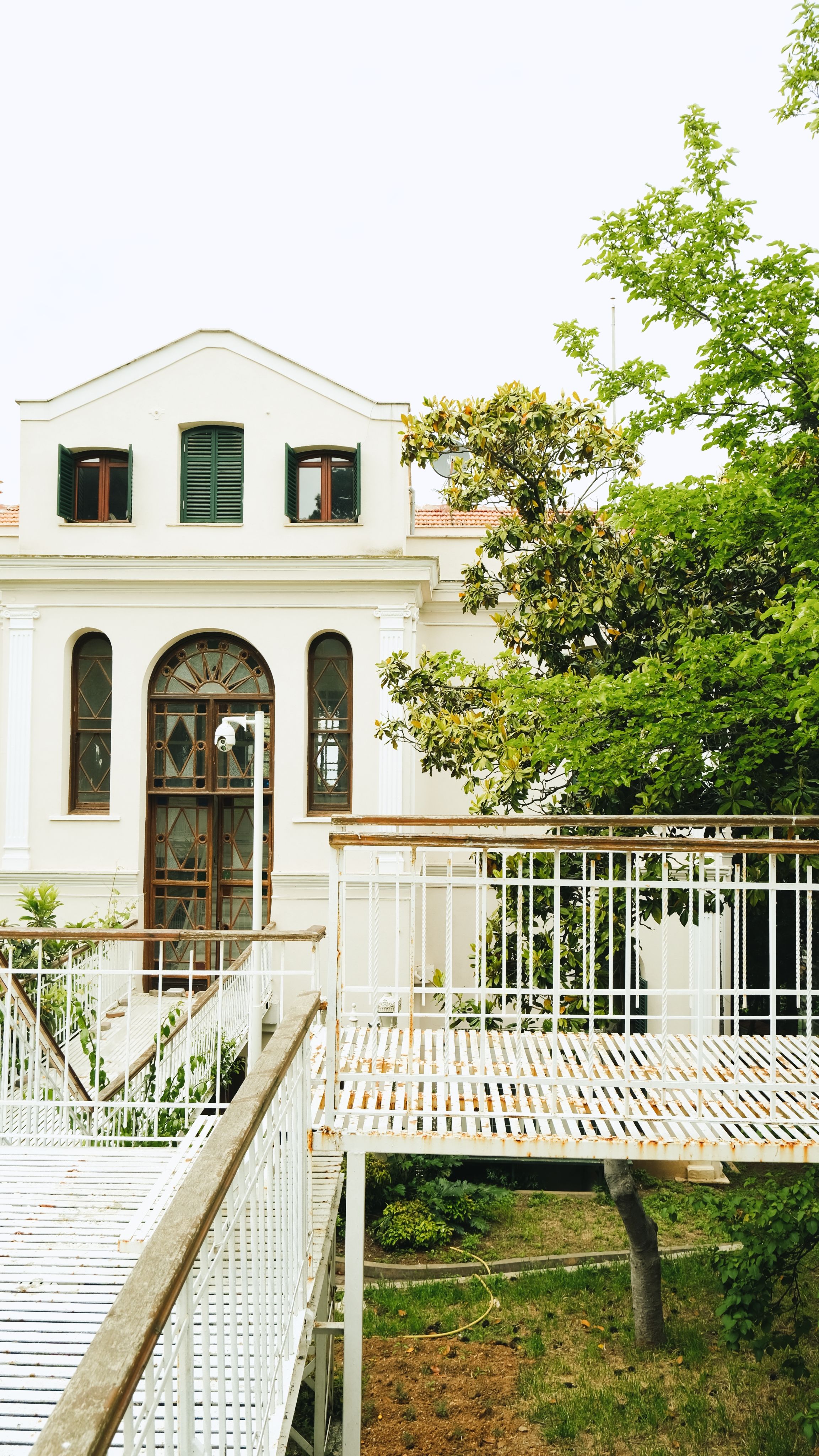 Facade of White House · Free Stock Photo