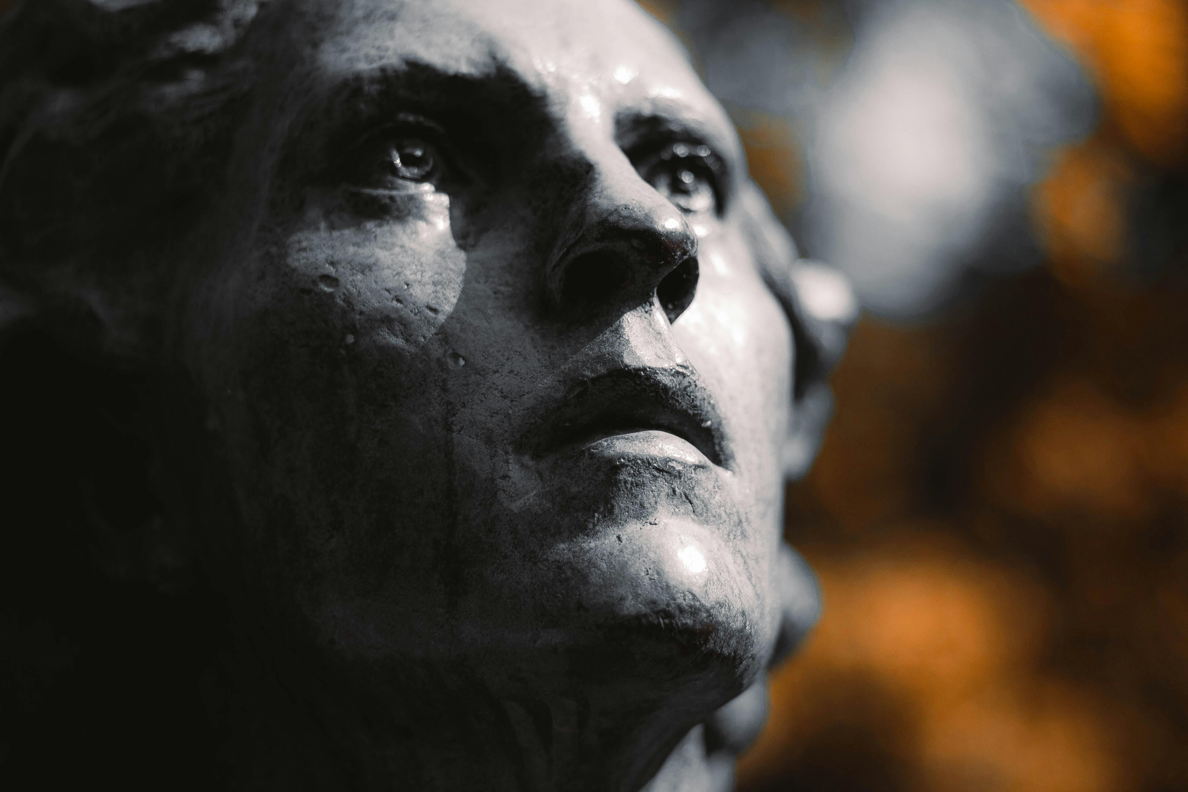 Woman Statue · Free Stock Photo