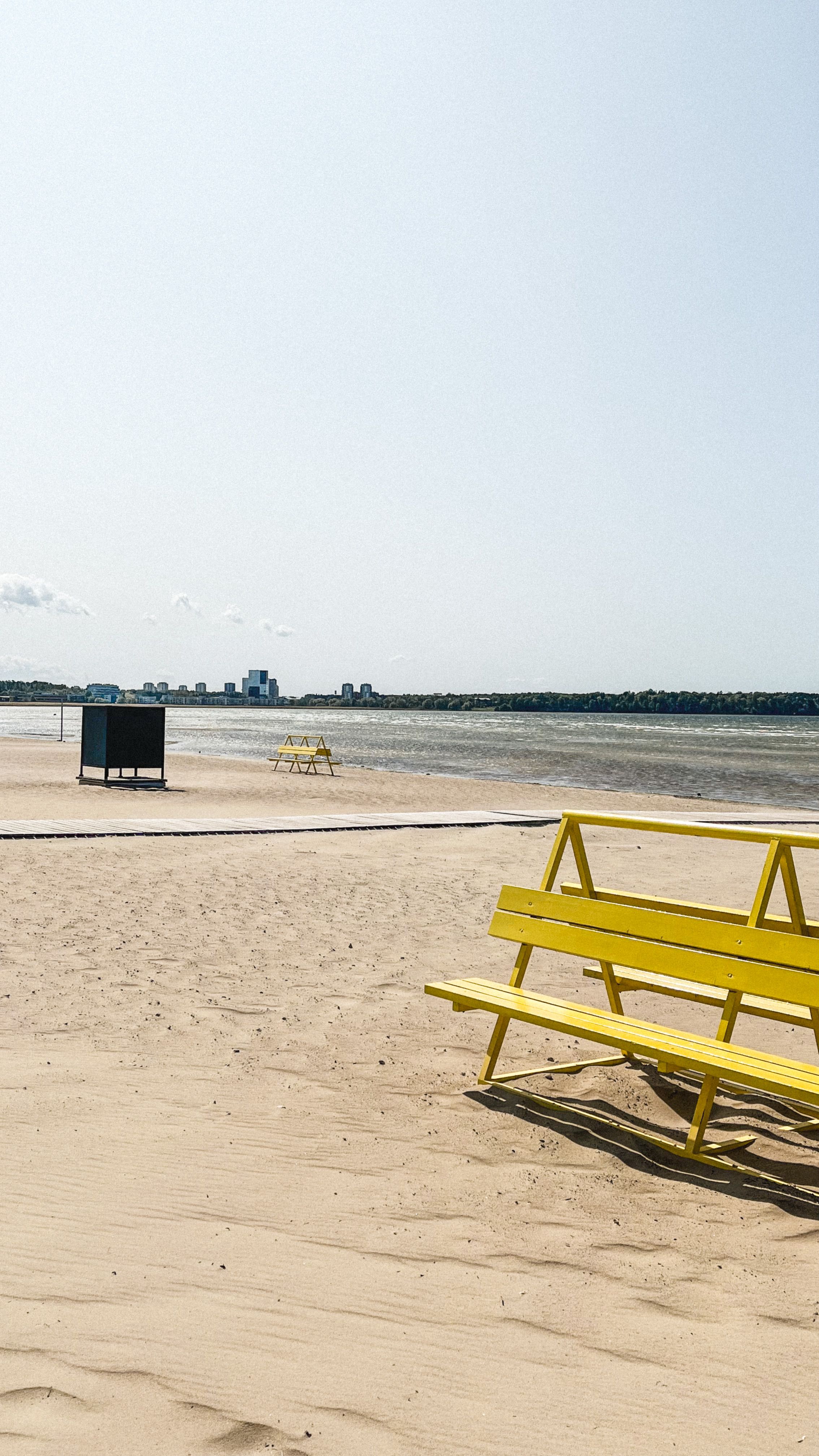 Benches at Sandy Beach · Free Stock Photo