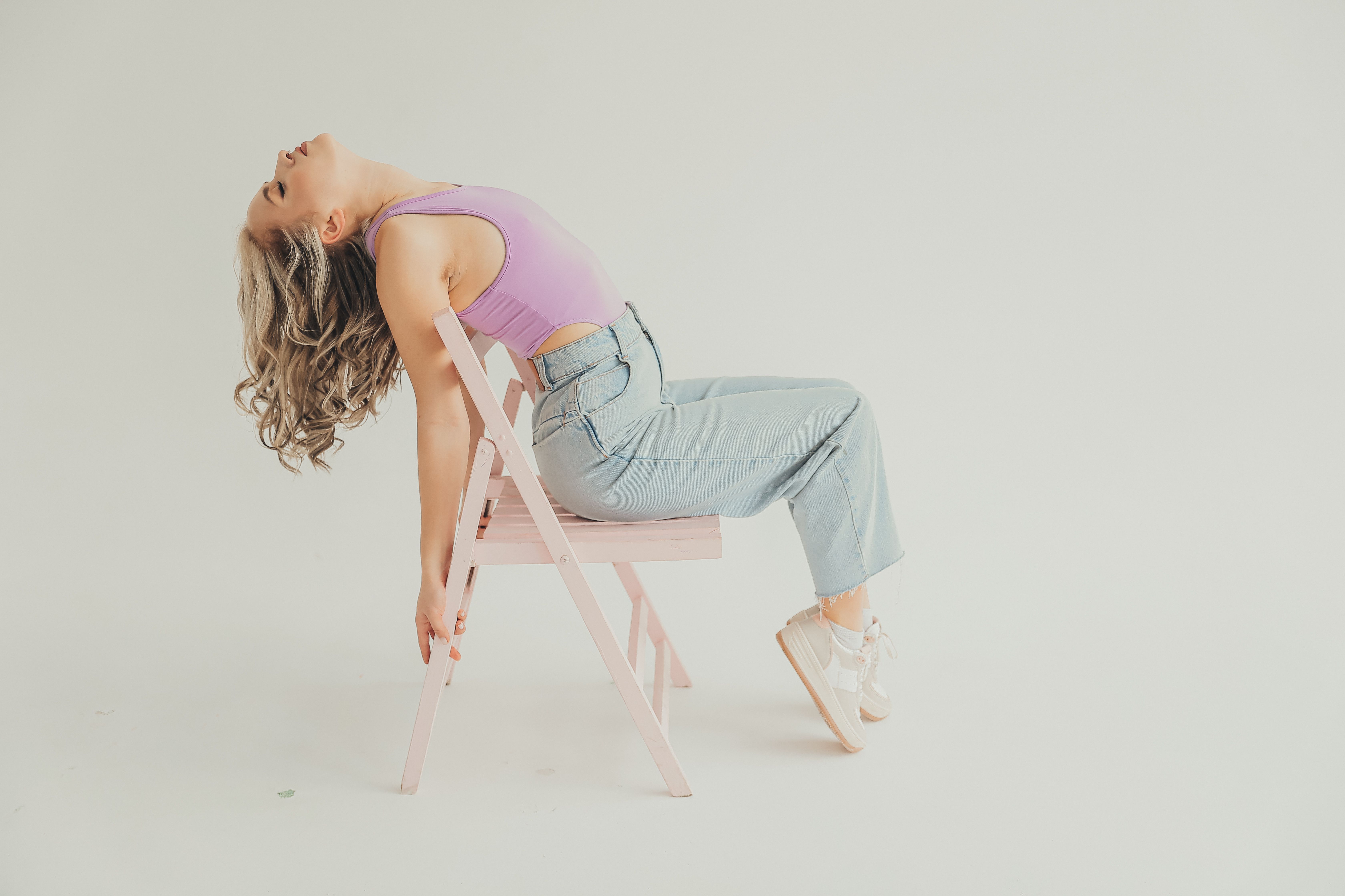Fashion Model On Chair Photos, Download The BEST Free Fashion Model On ...