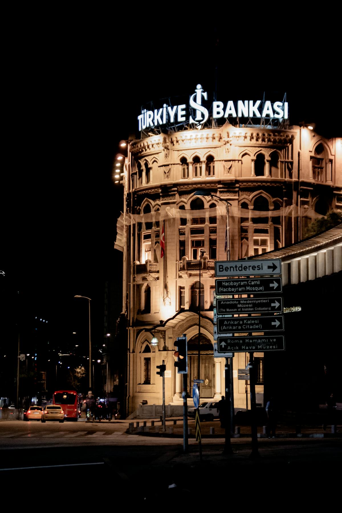 Bank Building Photos, Download The BEST Free Bank Building Stock Photos ...