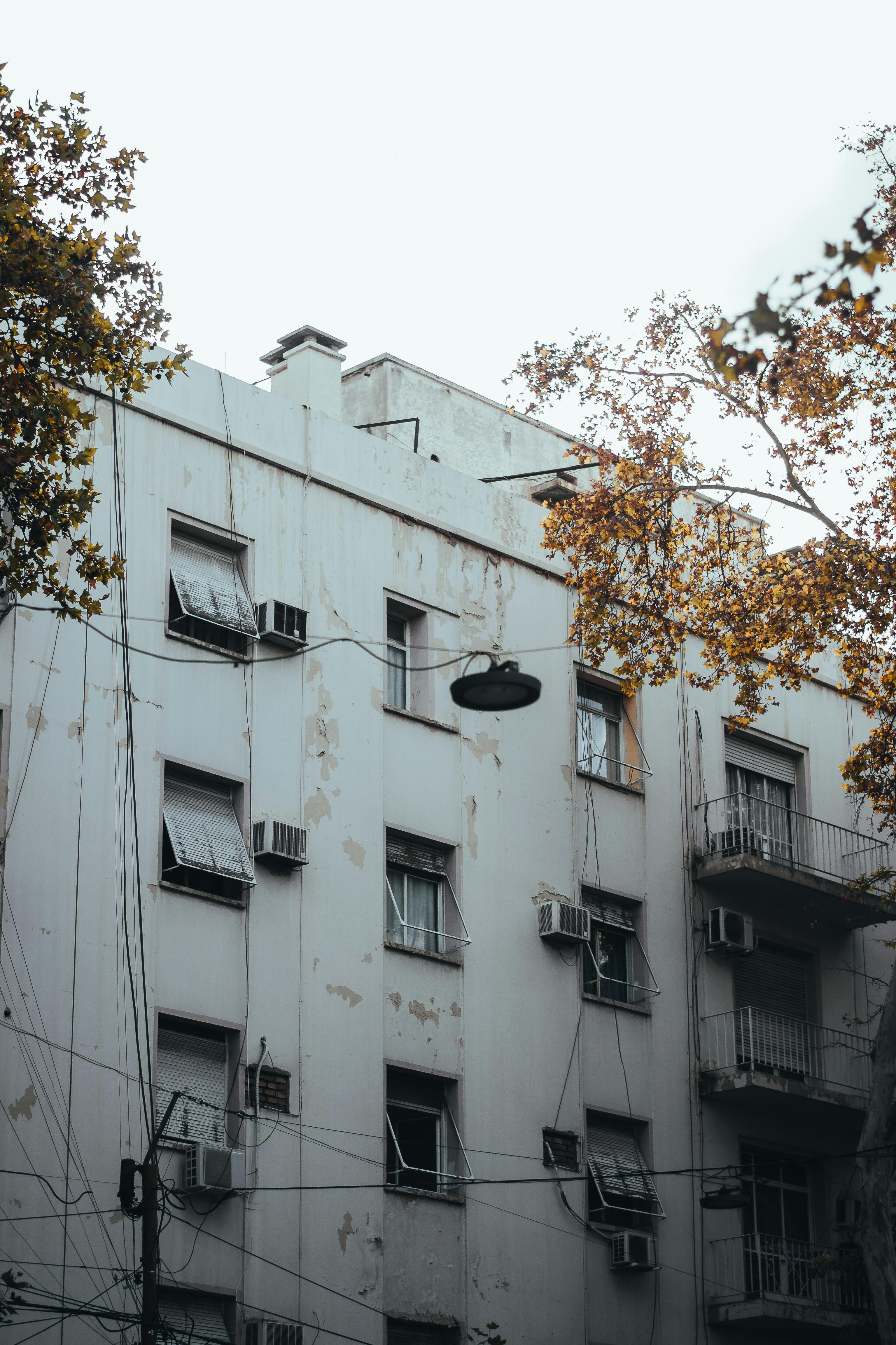 White Building Corner · Free Stock Photo