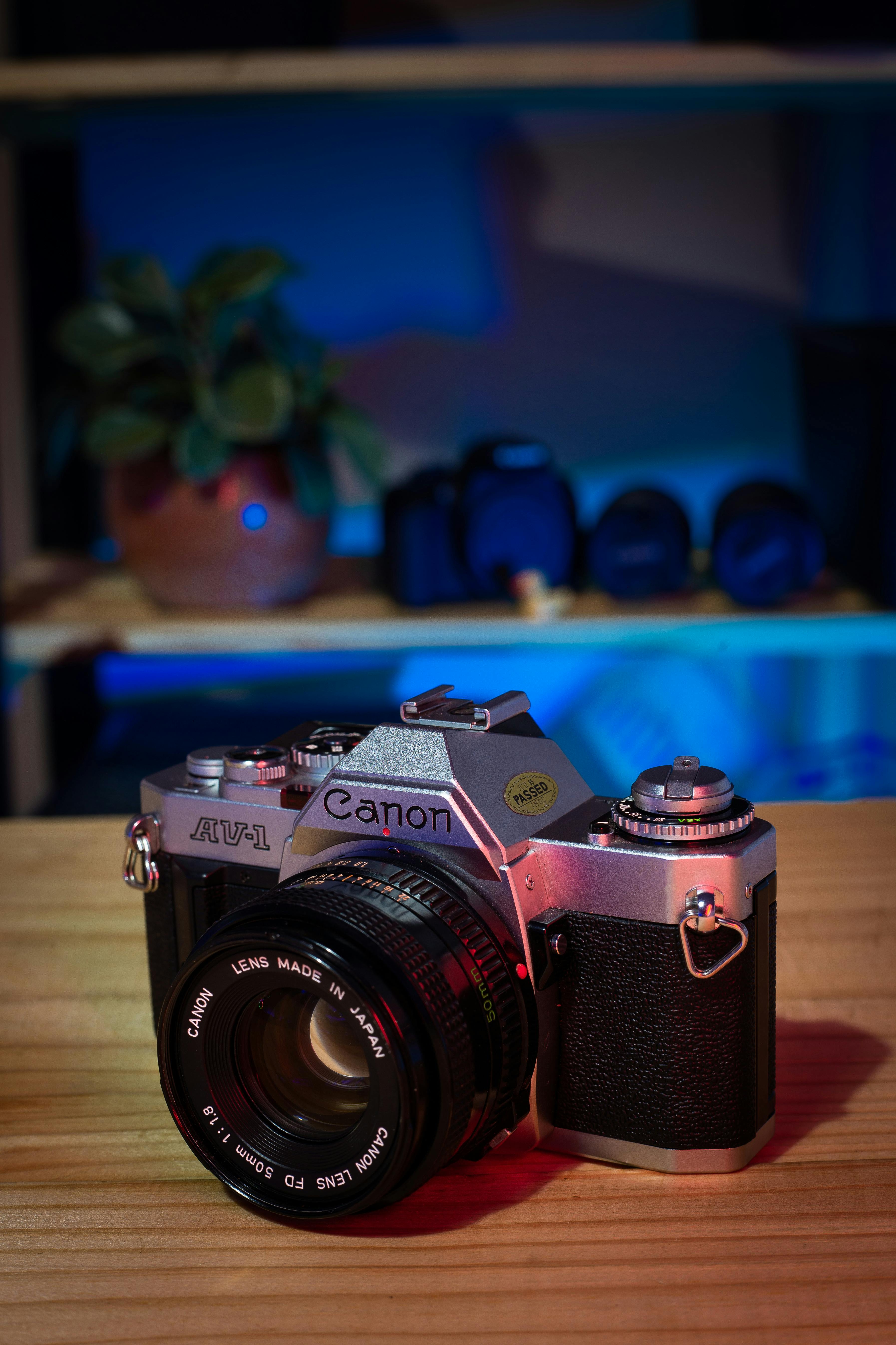 Old camera & watch · Free Stock Photo