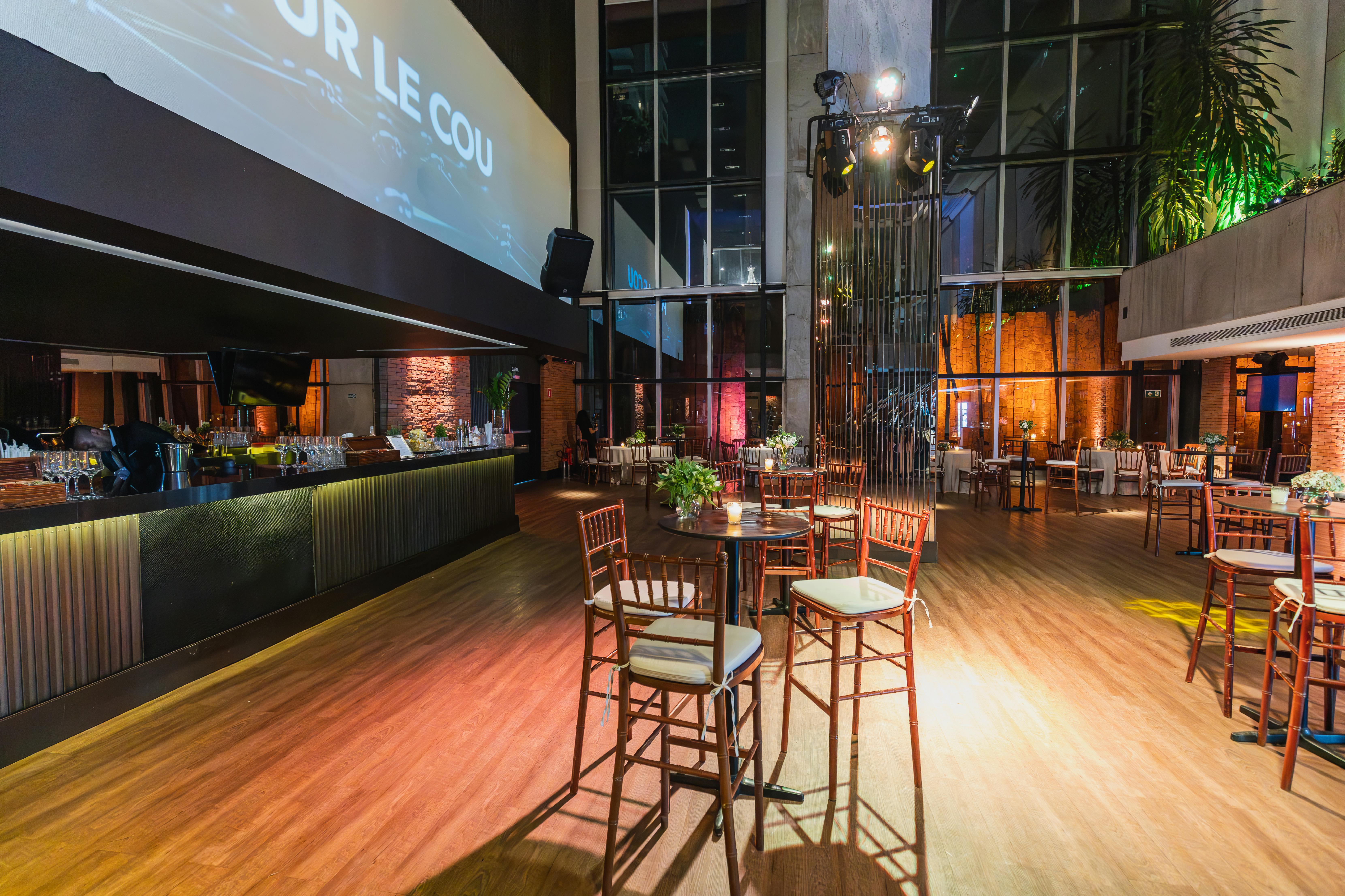 Bar in the Banquet Hall of the Restaurant · Free Stock Photo