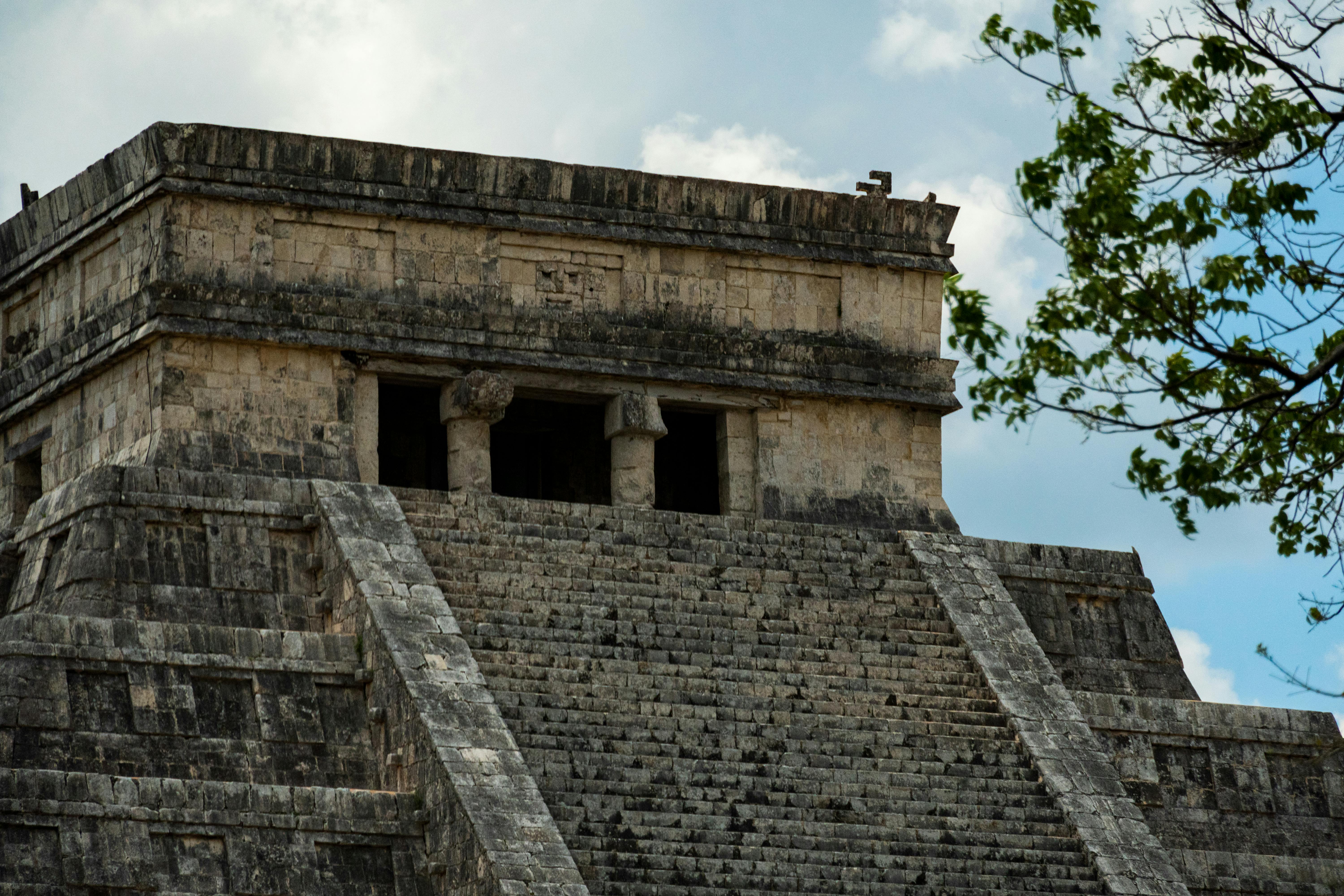 Top of the Maya Step-pyramid El Castillo in Mexico · Free Stock Photo
