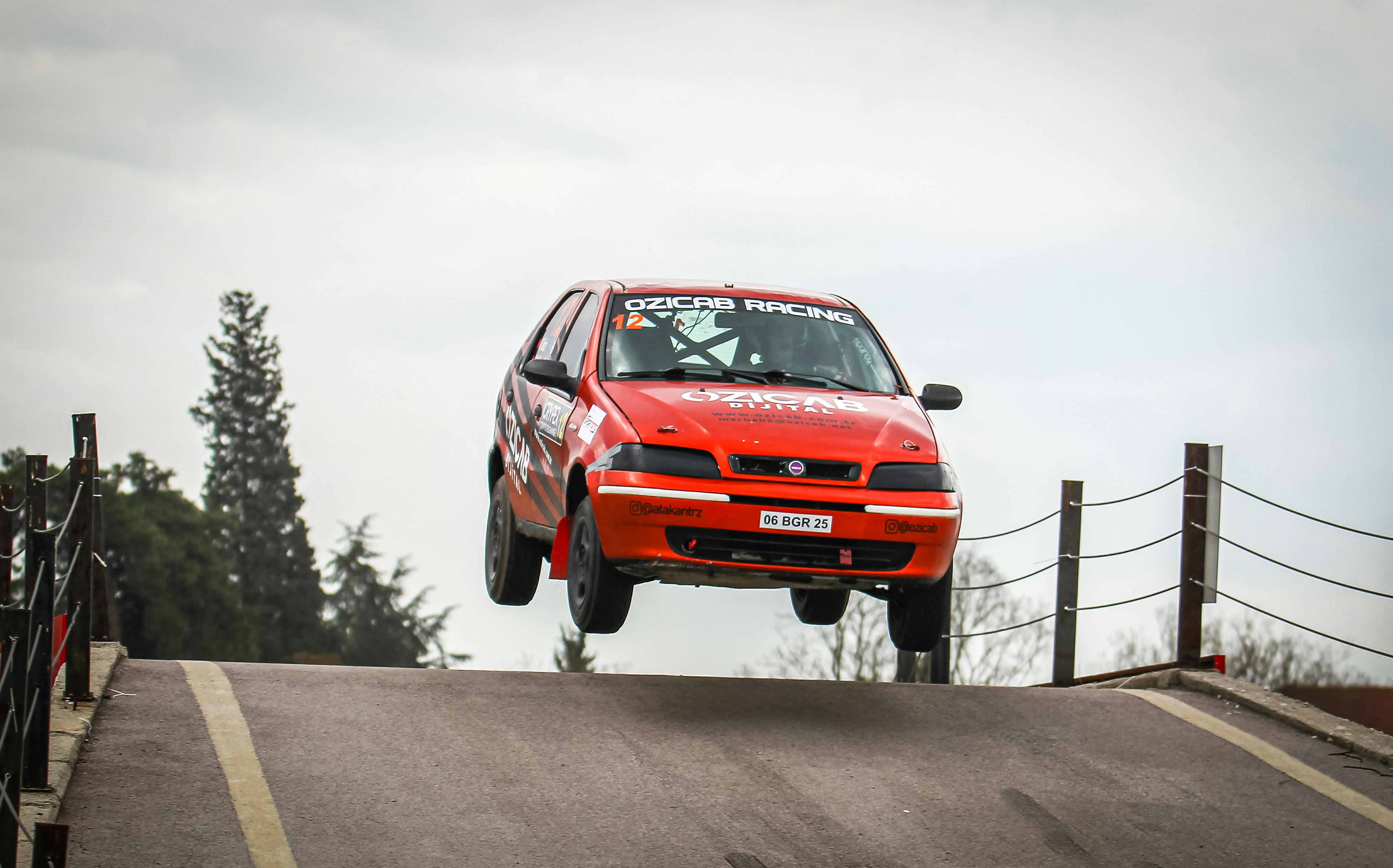 Rally FIAT Palio on Road · Free Stock Photo