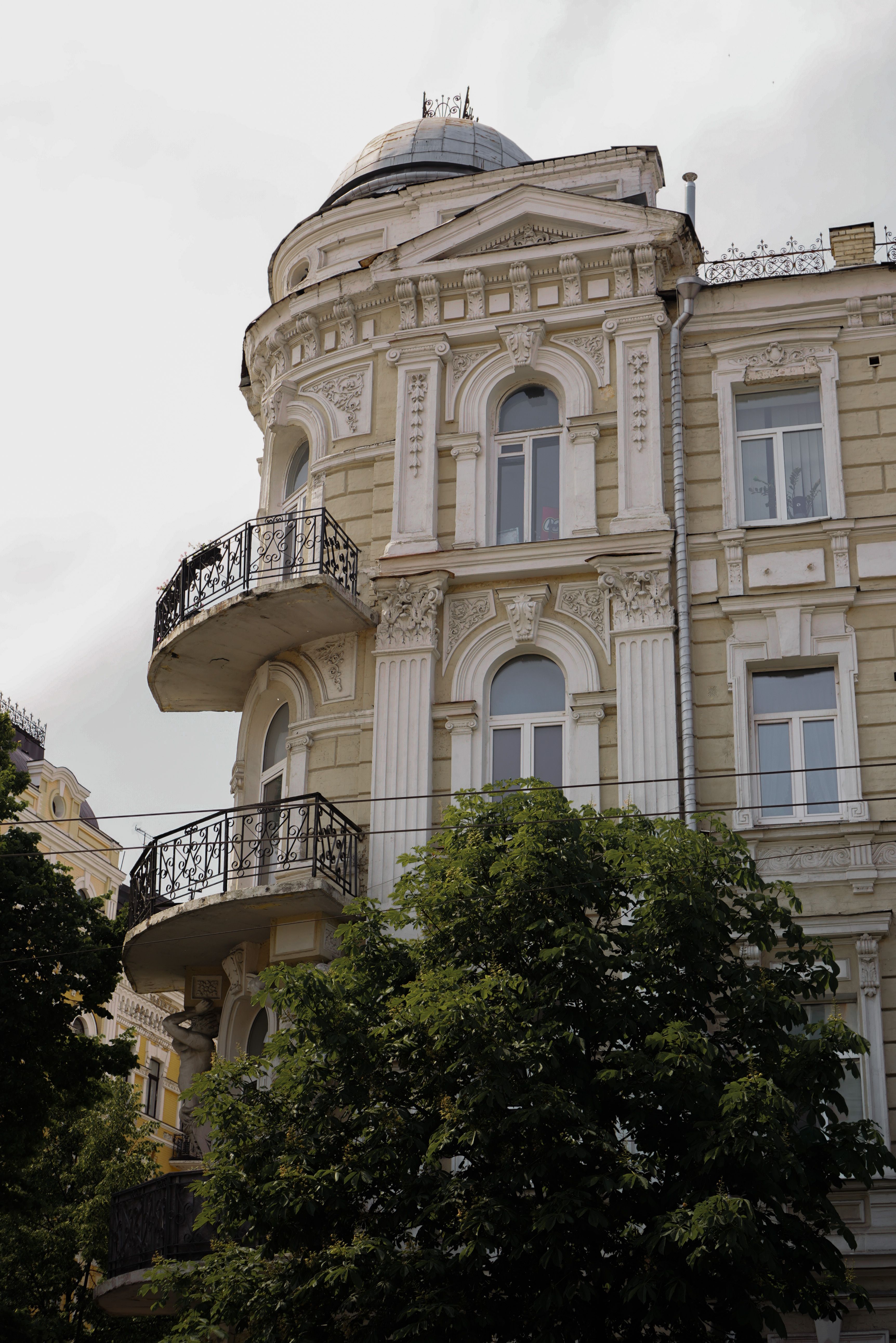 Ornamented Building in City · Free Stock Photo