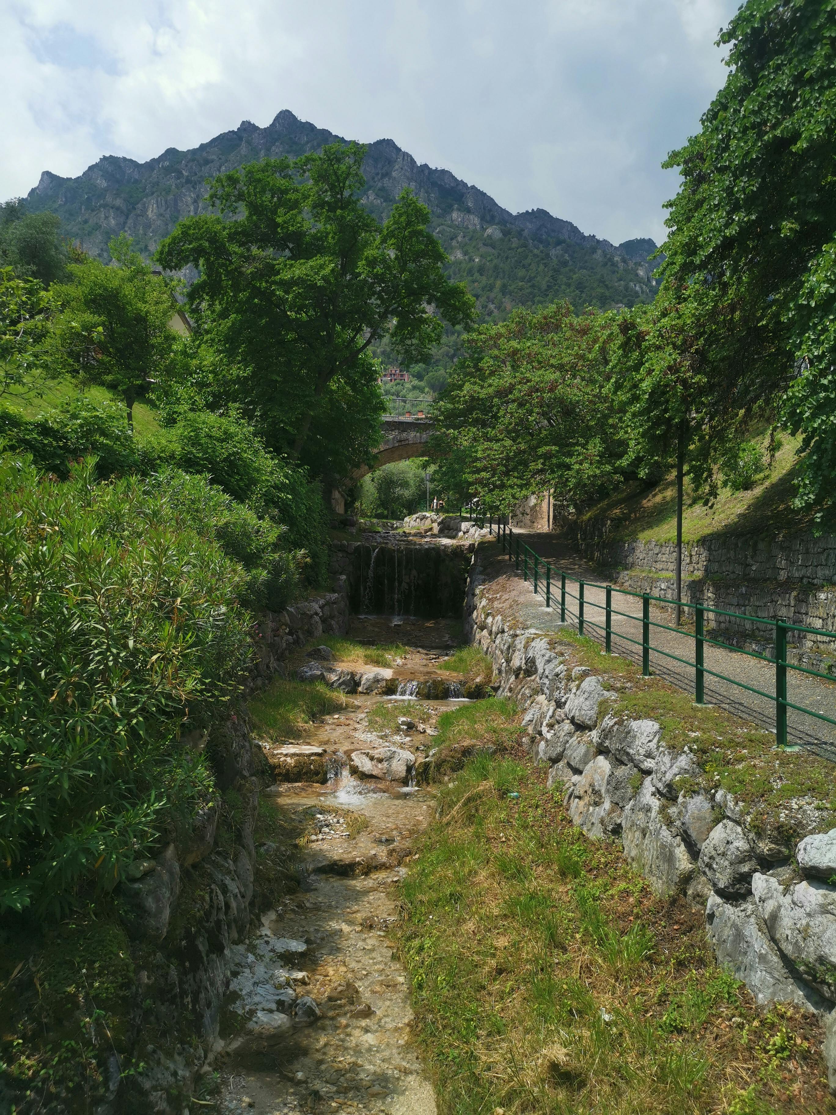 1+ Fotos y Imágenes de Streambeds Gratis · Banco de Fotos Gratis