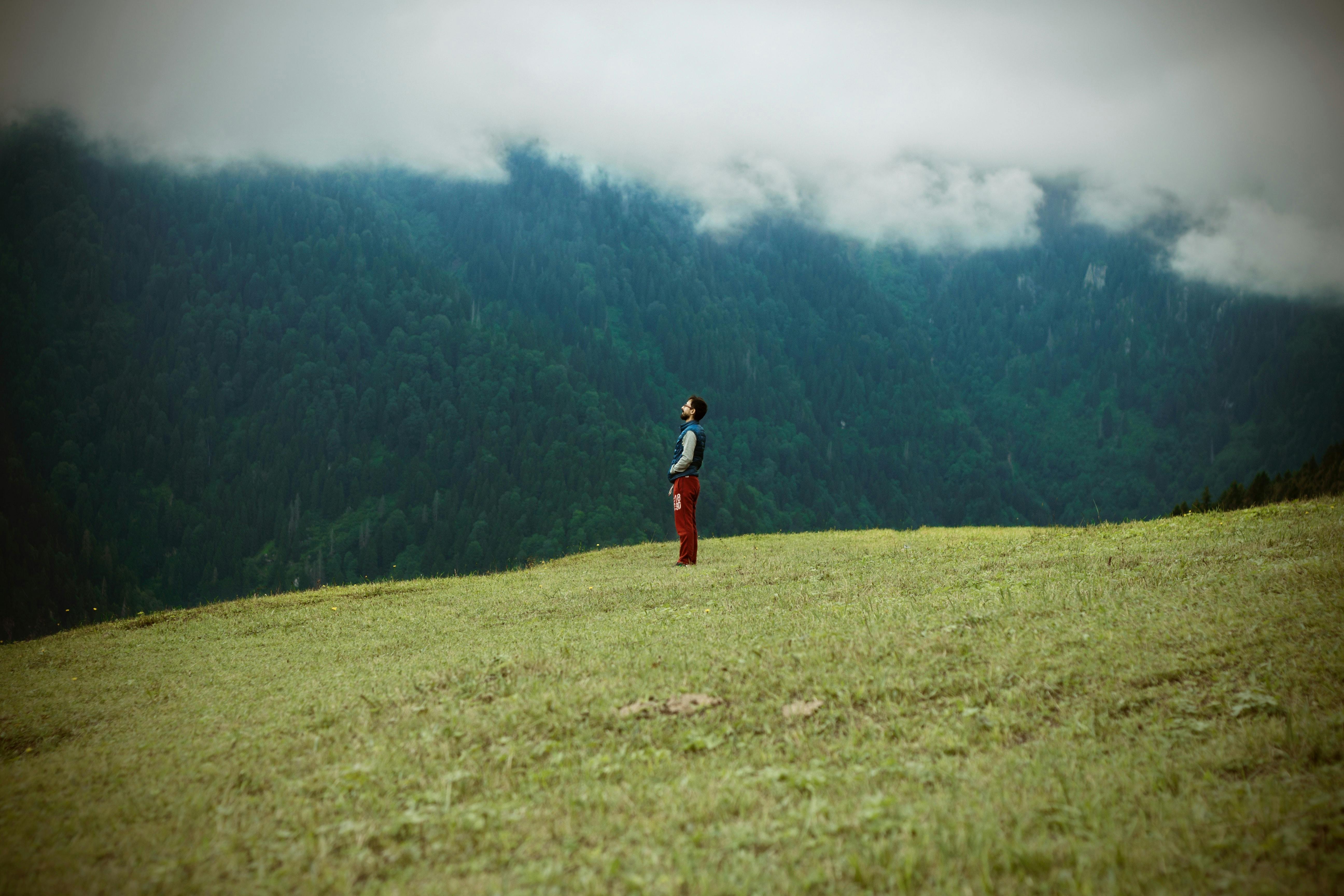 Man On Mountain Photos, Download The BEST Free Man On Mountain Stock ...