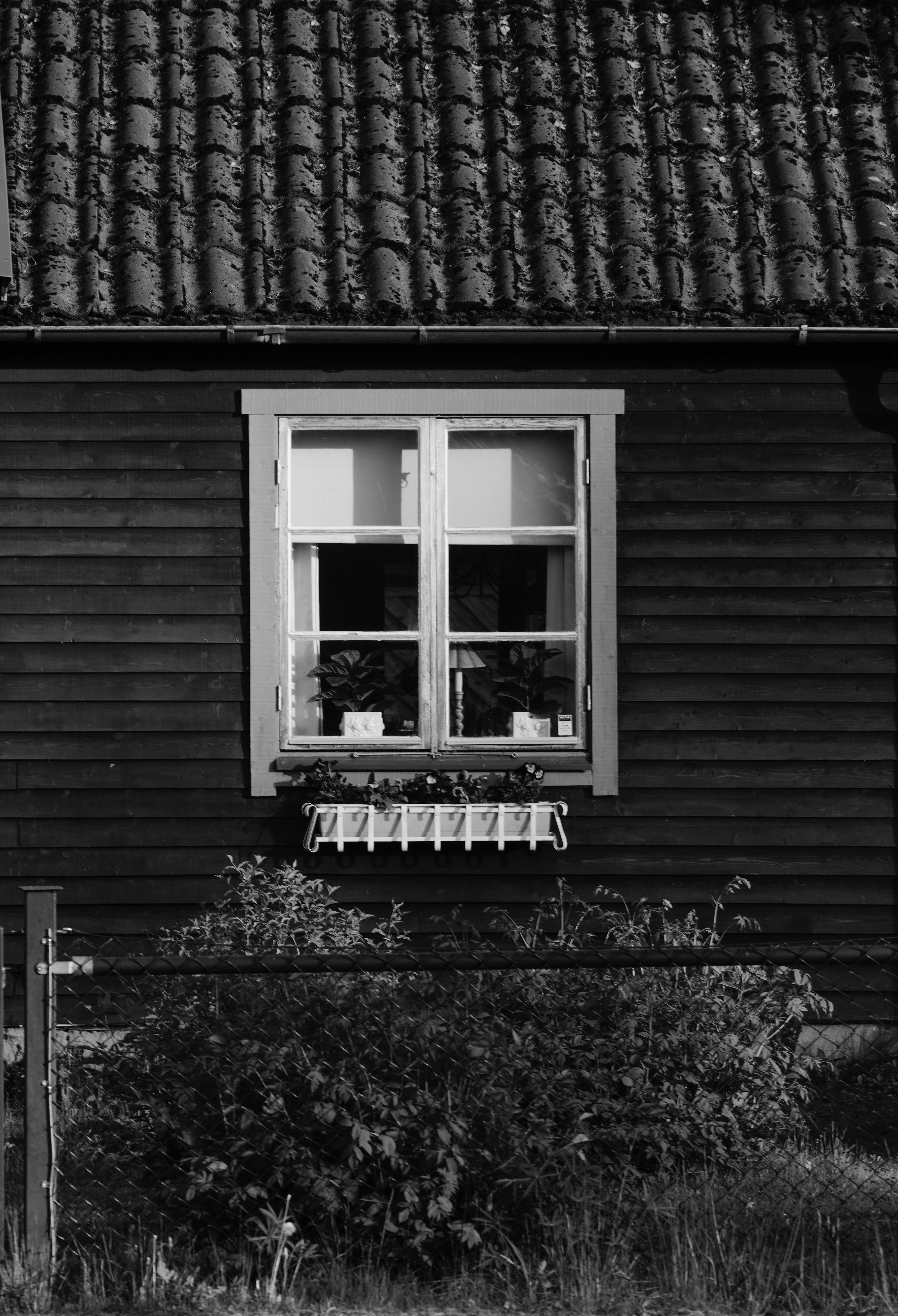 House Window in Black and White · Free Stock Photo