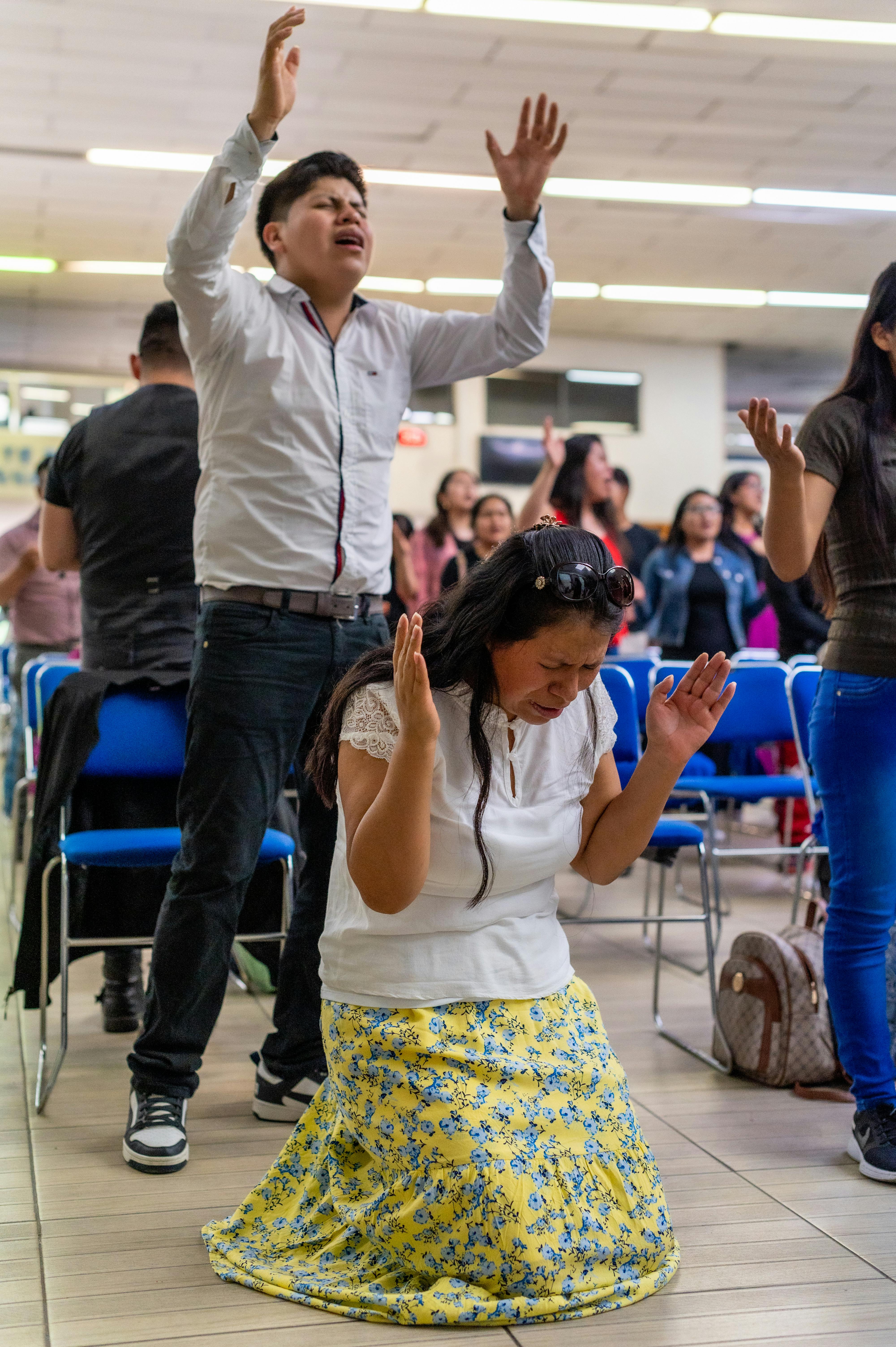 Church Small Group Photos, Download The BEST Free Church Small Group ...