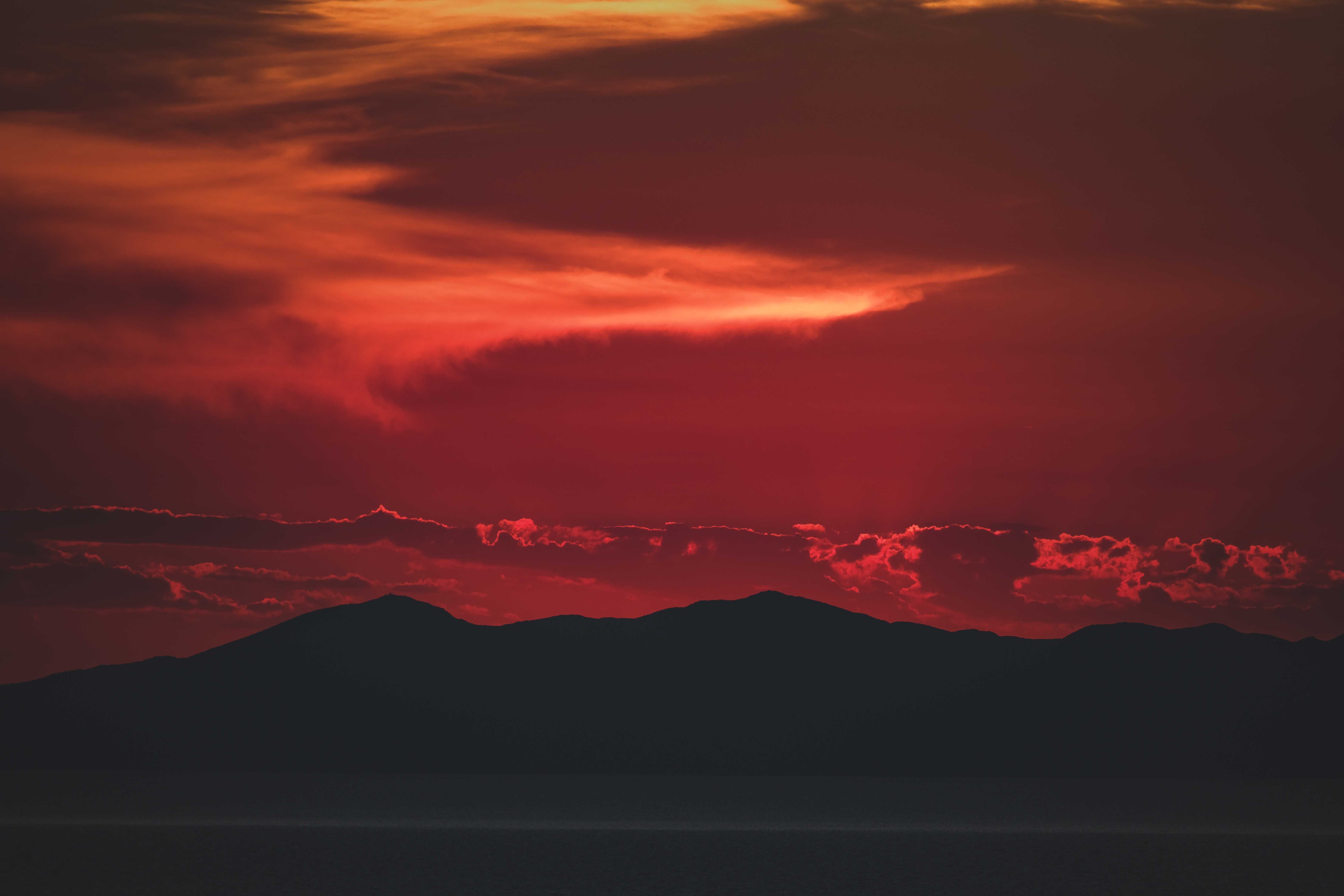 Bloodred Sunset over the Mountains · Free Stock Photo