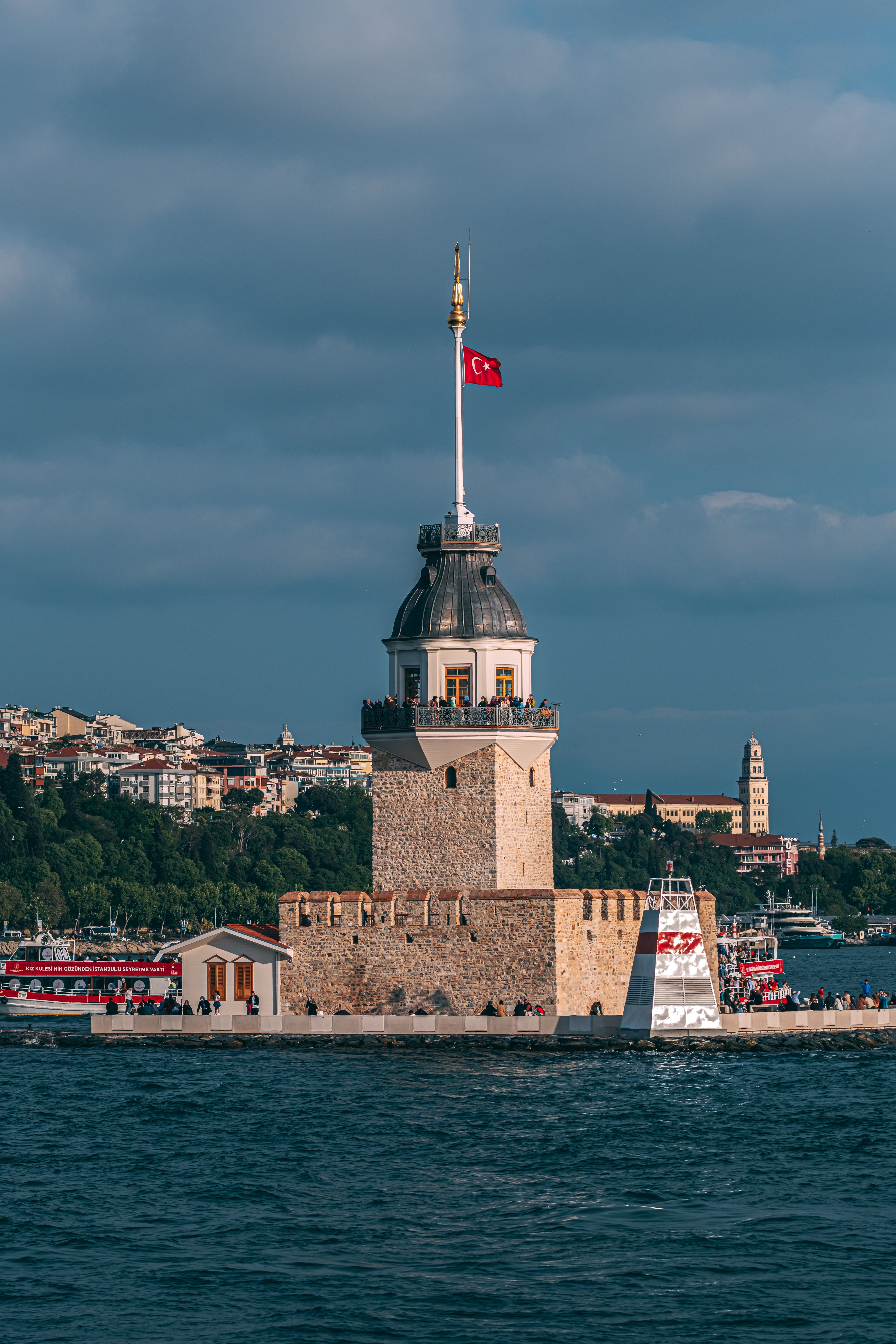 Leanders Tower on the Bosphorus Strait, Istanbul, Turkey · Free Stock Photo