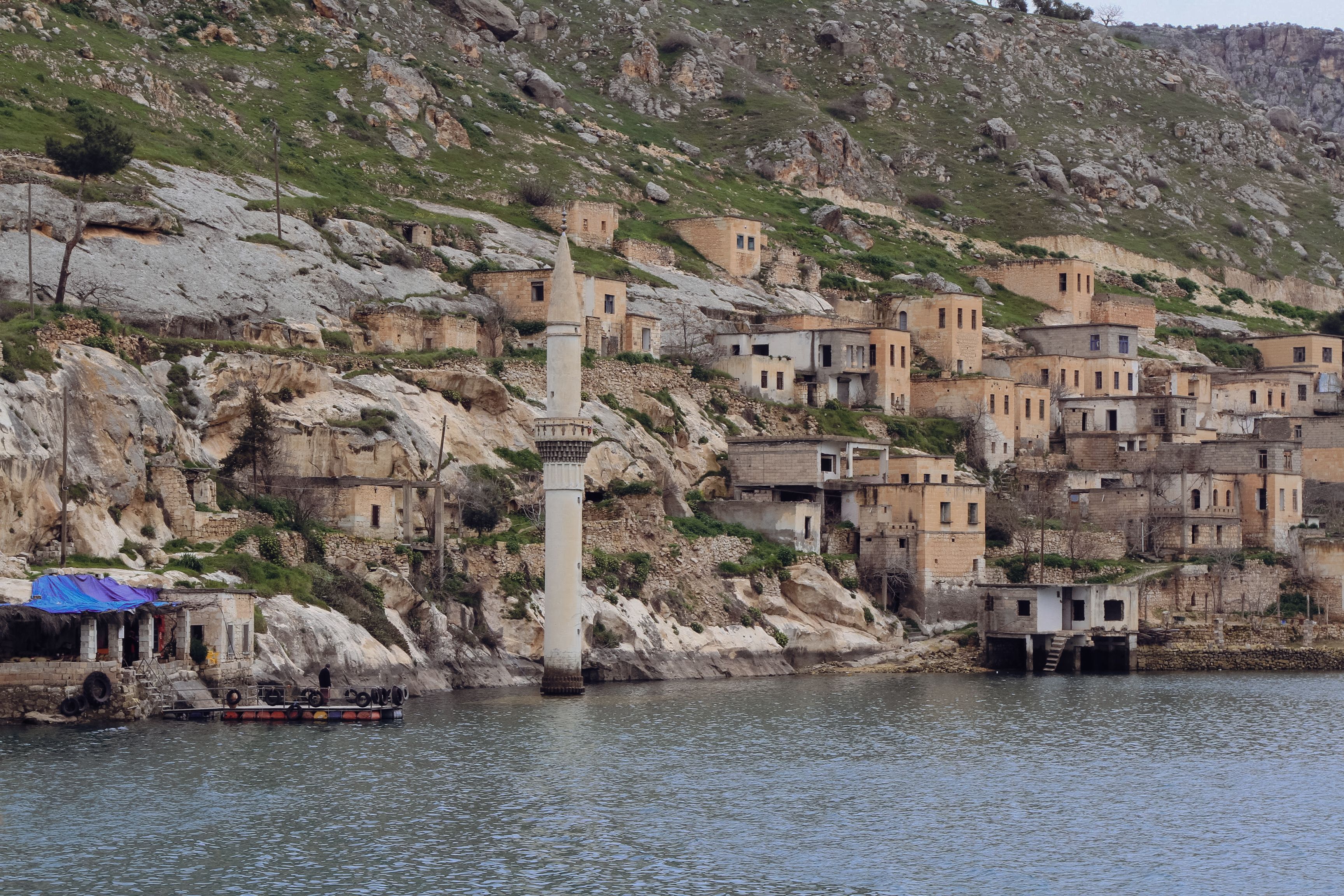 Minaret in Sea · Free Stock Photo