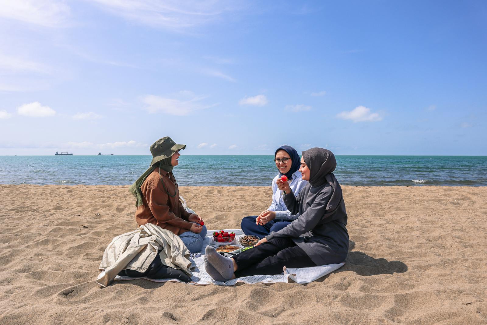 Desktop Cover Photos, Download The BEST Free Desktop Cover Stock Photos ...