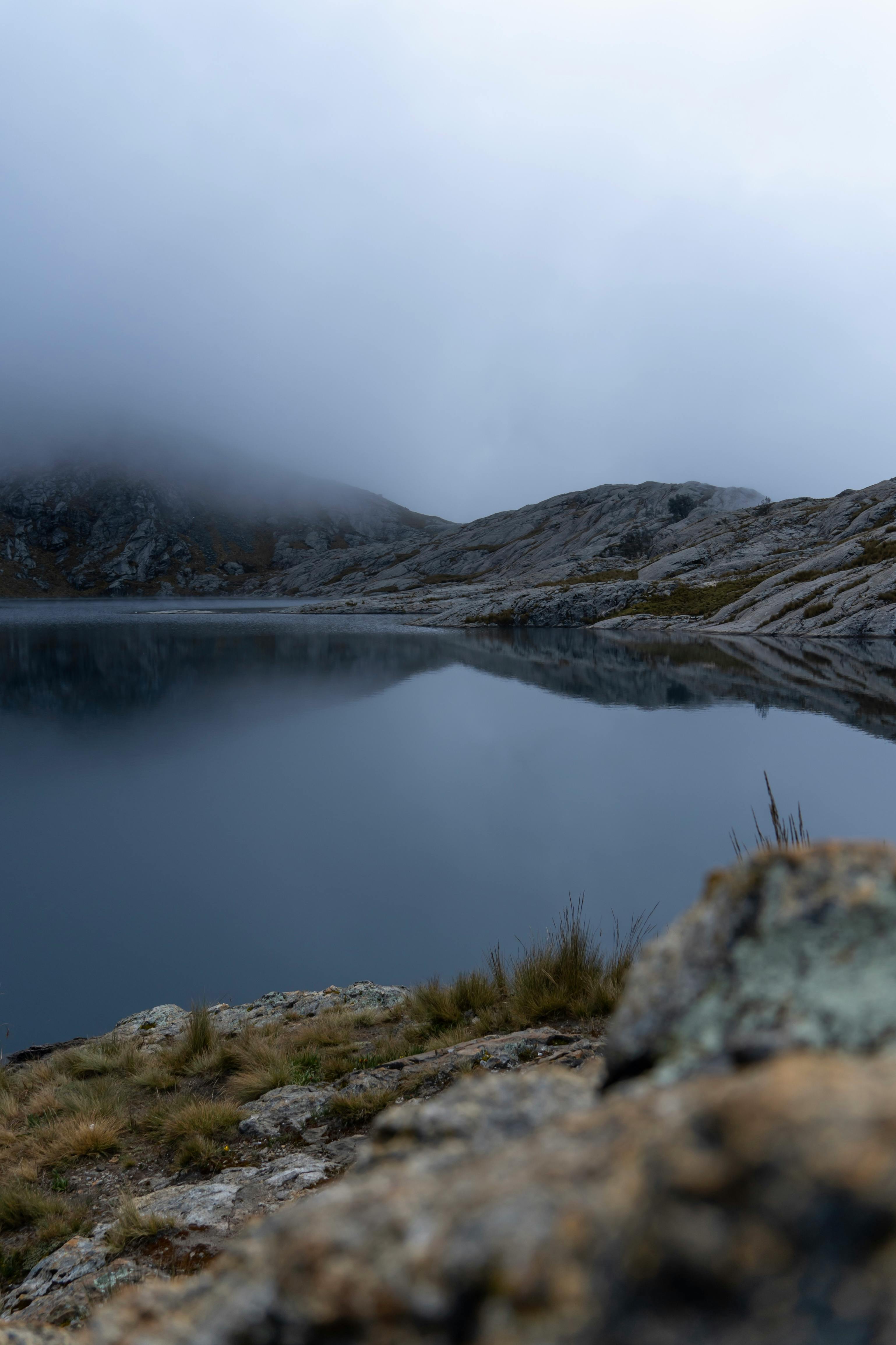 Lake Mist Photos, Download The BEST Free Lake Mist Stock Photos & HD Images