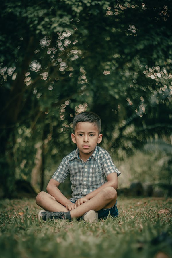 Boy Sitting Photos, Download The BEST Free Boy Sitting Stock Photos ...