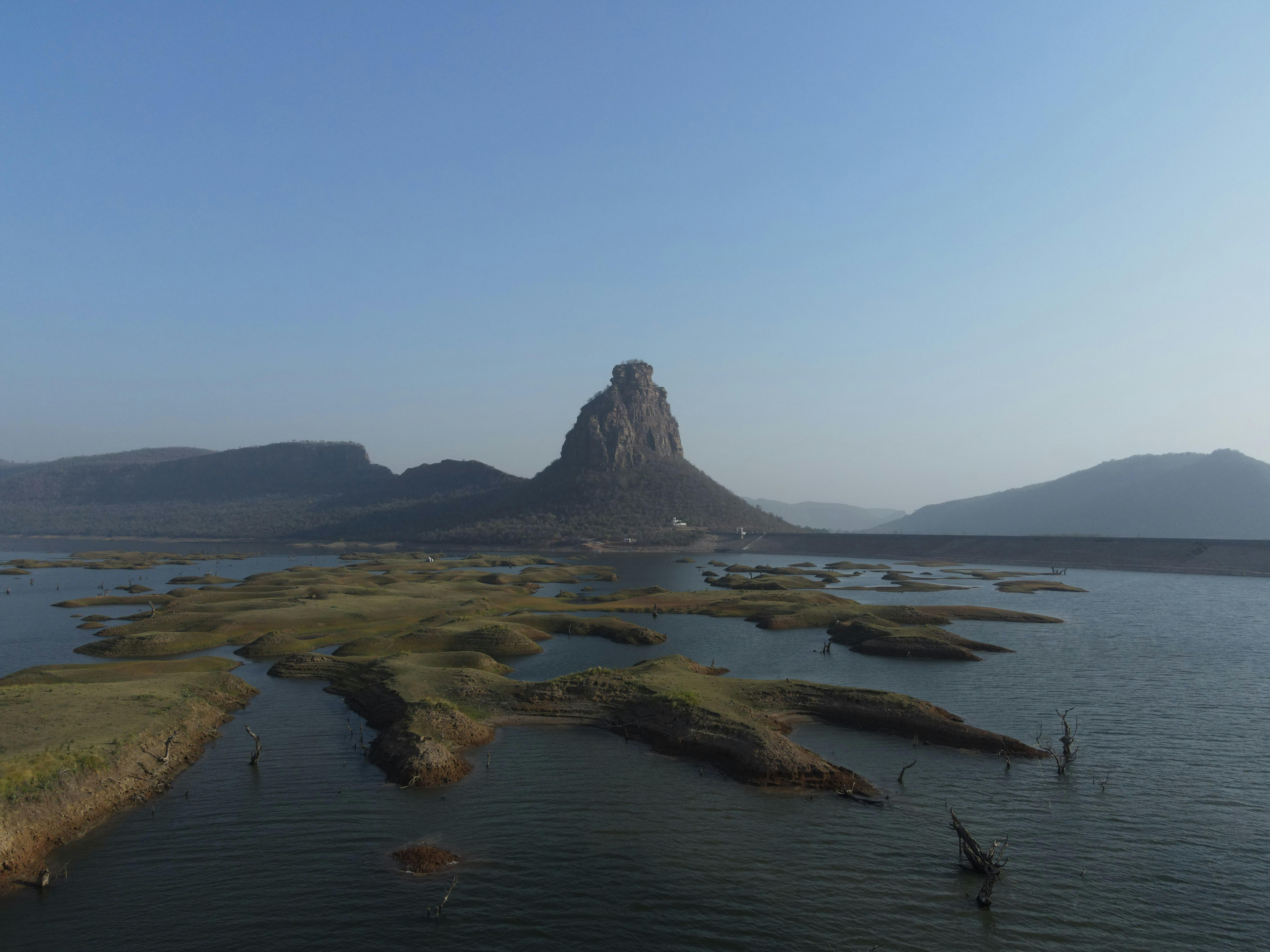 Island and Mountain · Free Stock Photo