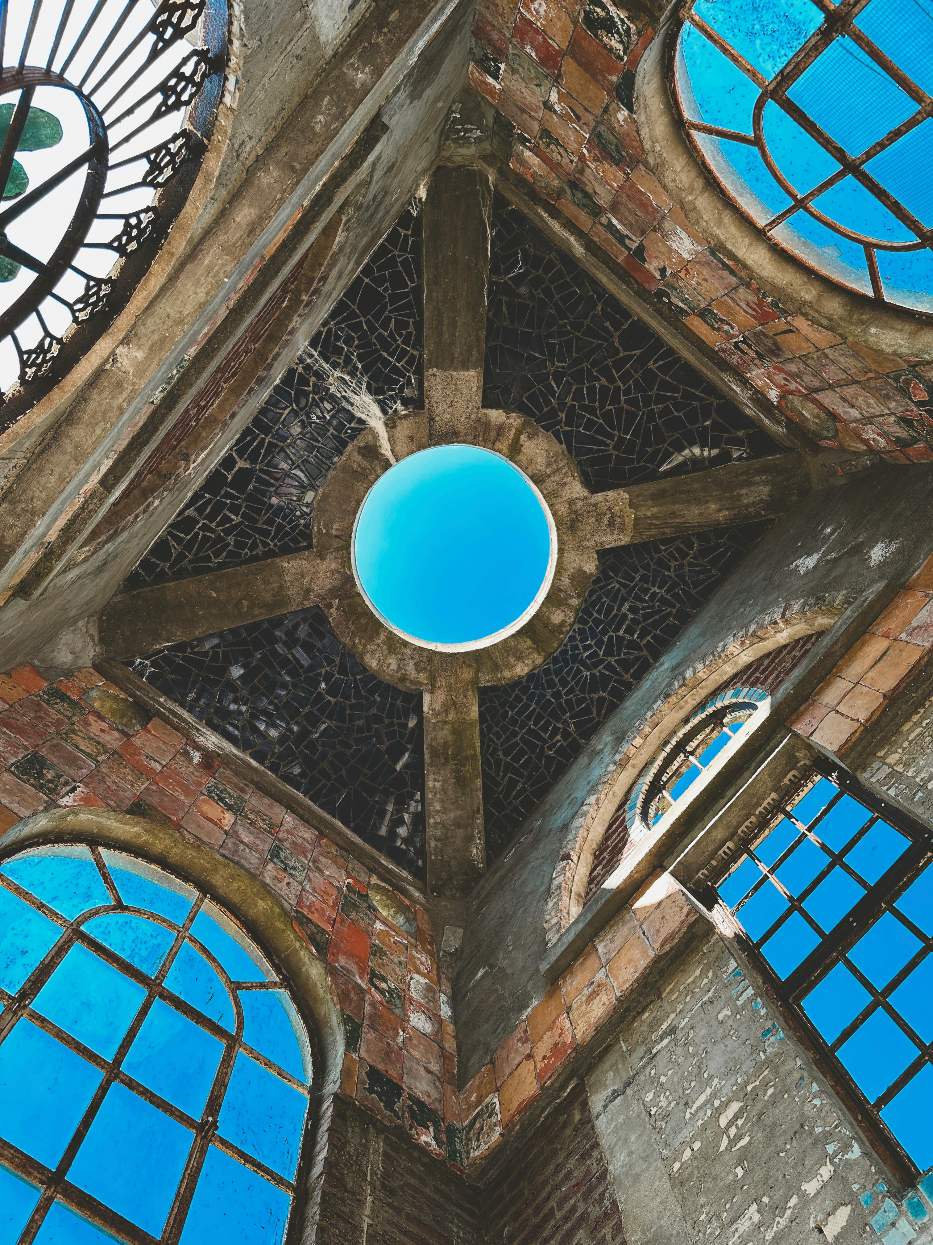 Circular Window Photos, Download The BEST Free Circular Window Stock ...