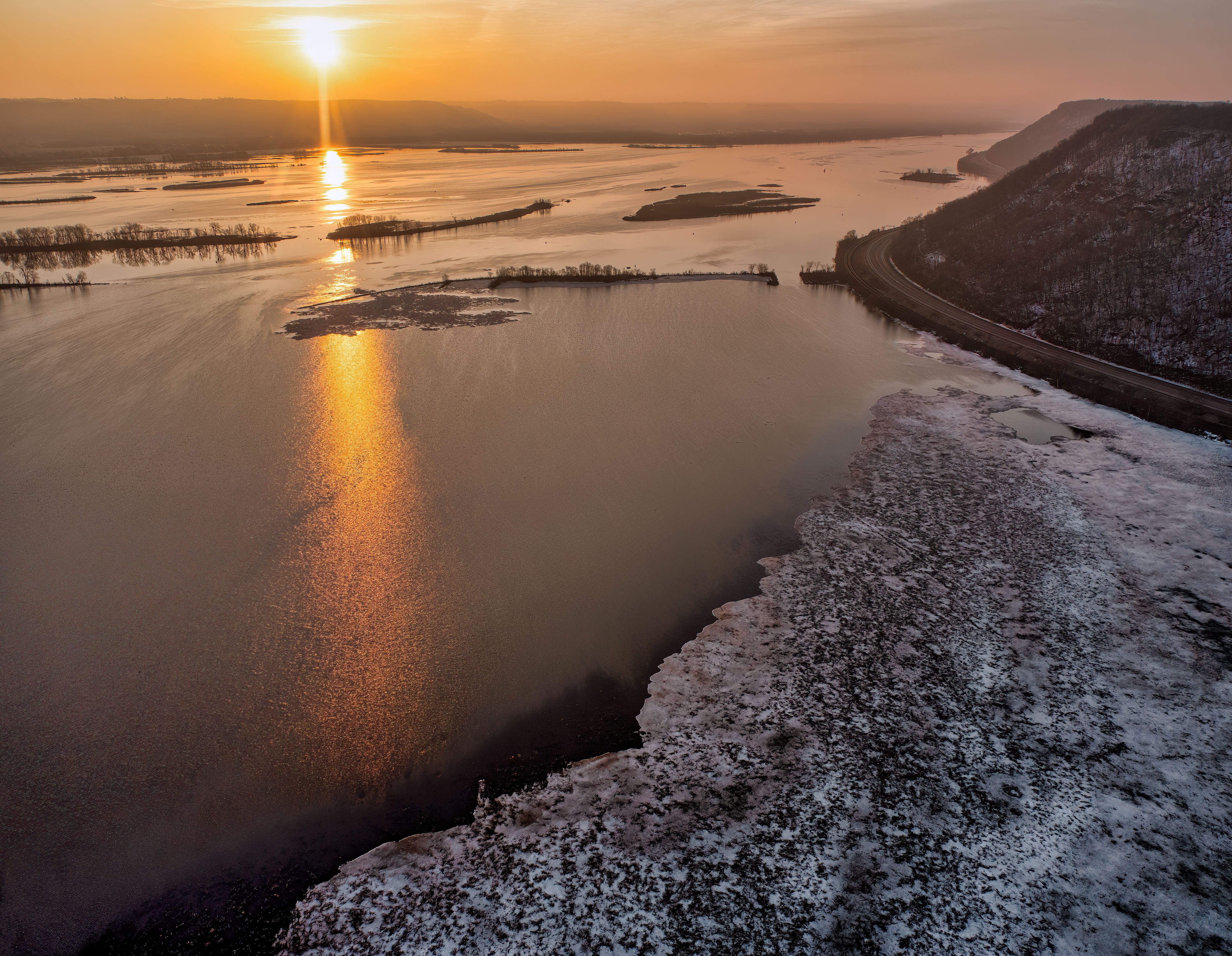 Golden Light Snowy Photos, Download The BEST Free Golden Light Snowy ...