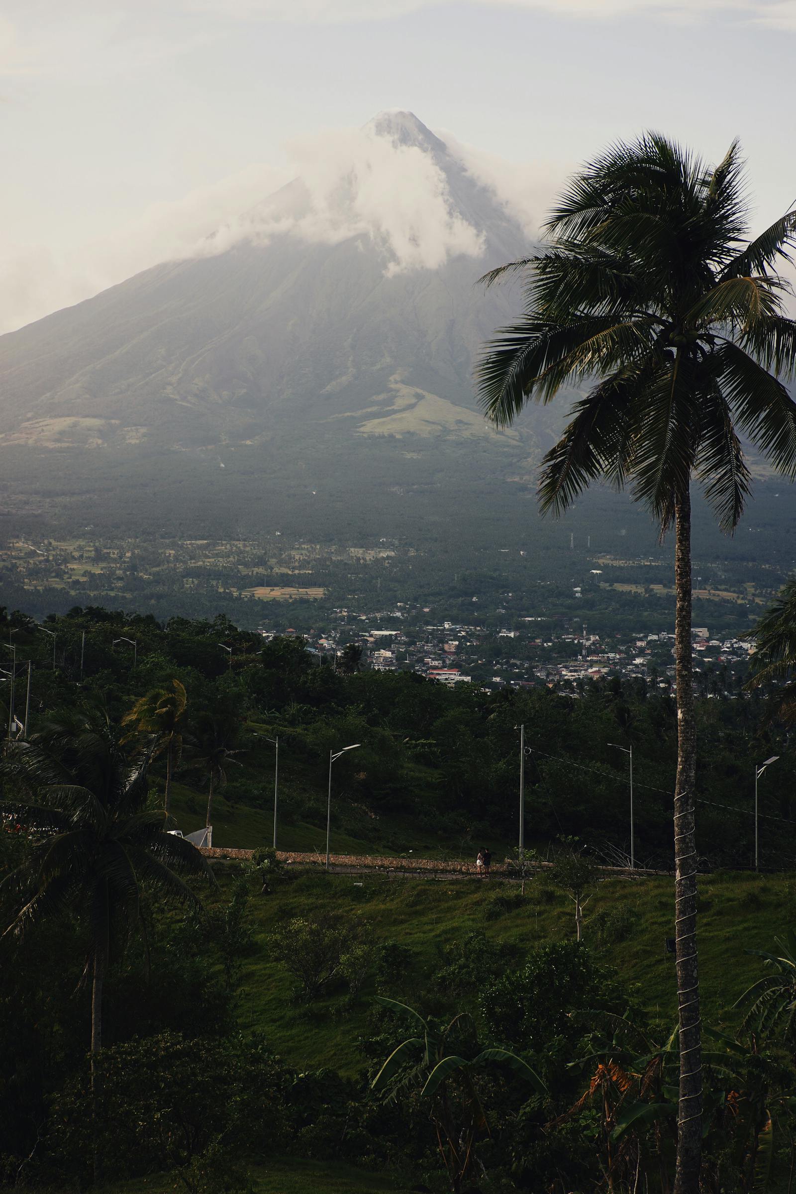 Mayon Volcano Photos, Download The BEST Free Mayon Volcano Stock Photos ...