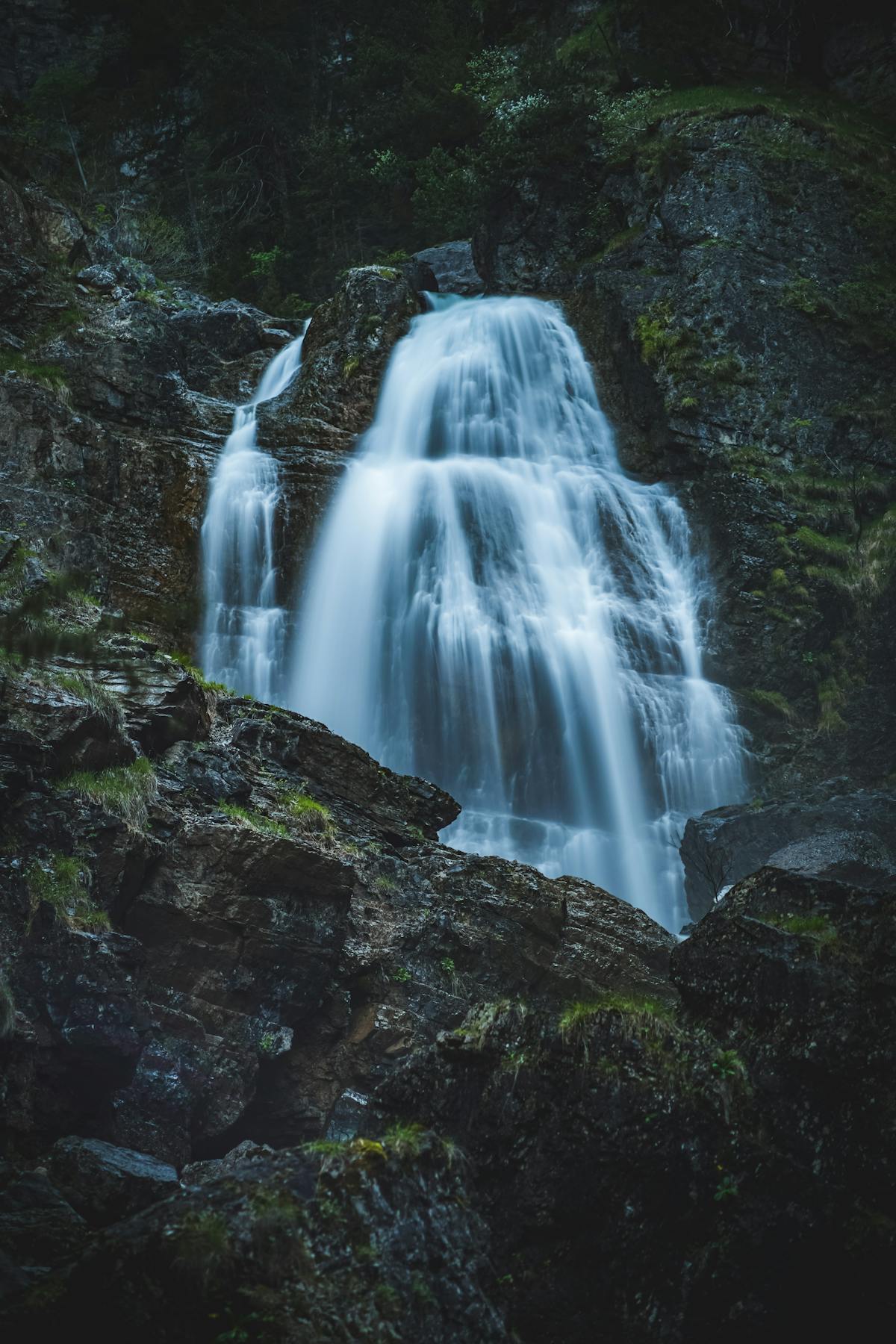 Waterfall Raining Photos, Download The BEST Free Waterfall Raining ...