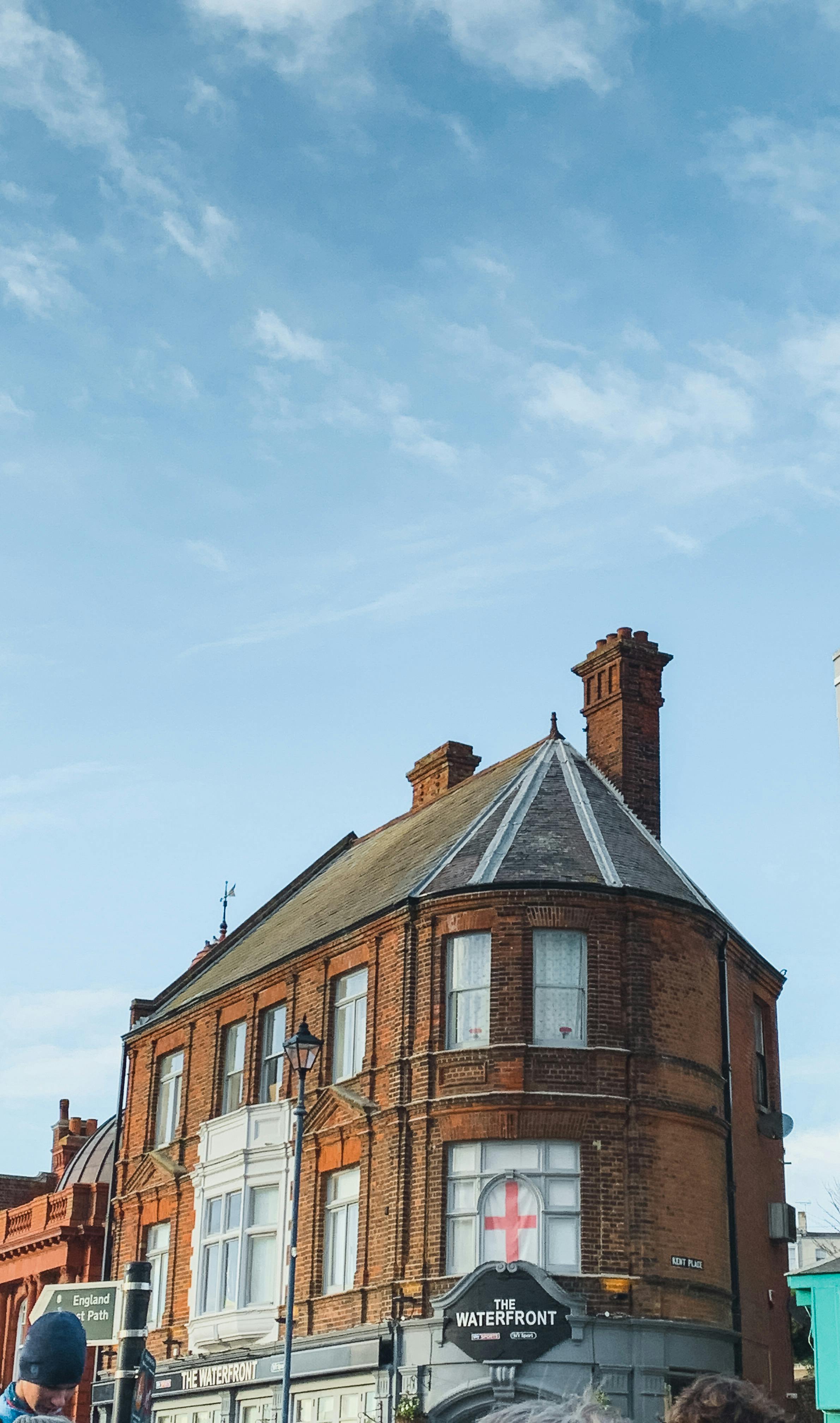 Vintage Building in Town · Free Stock Photo