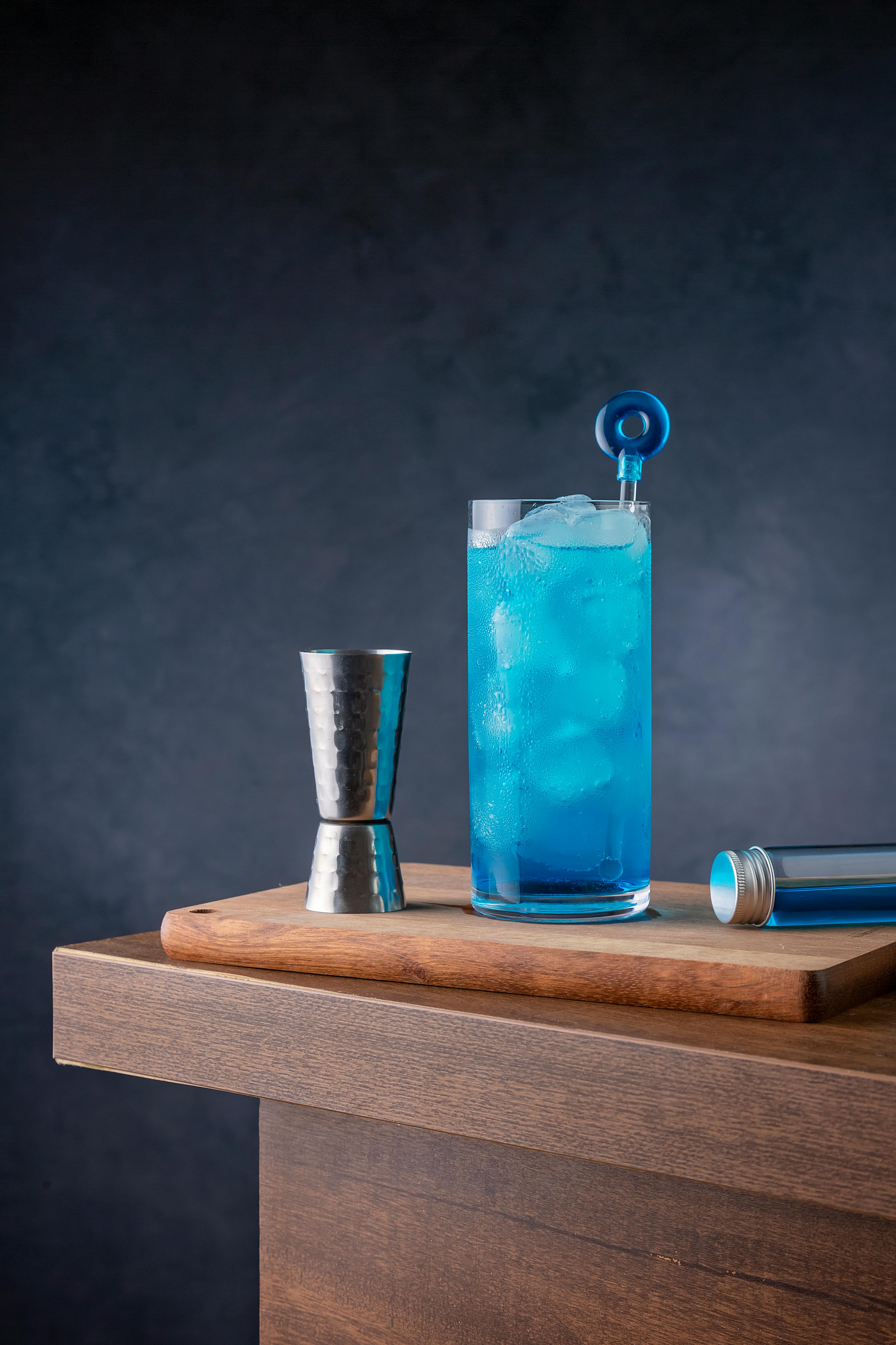 Blue Cocktail with Ice · Free Stock Photo
