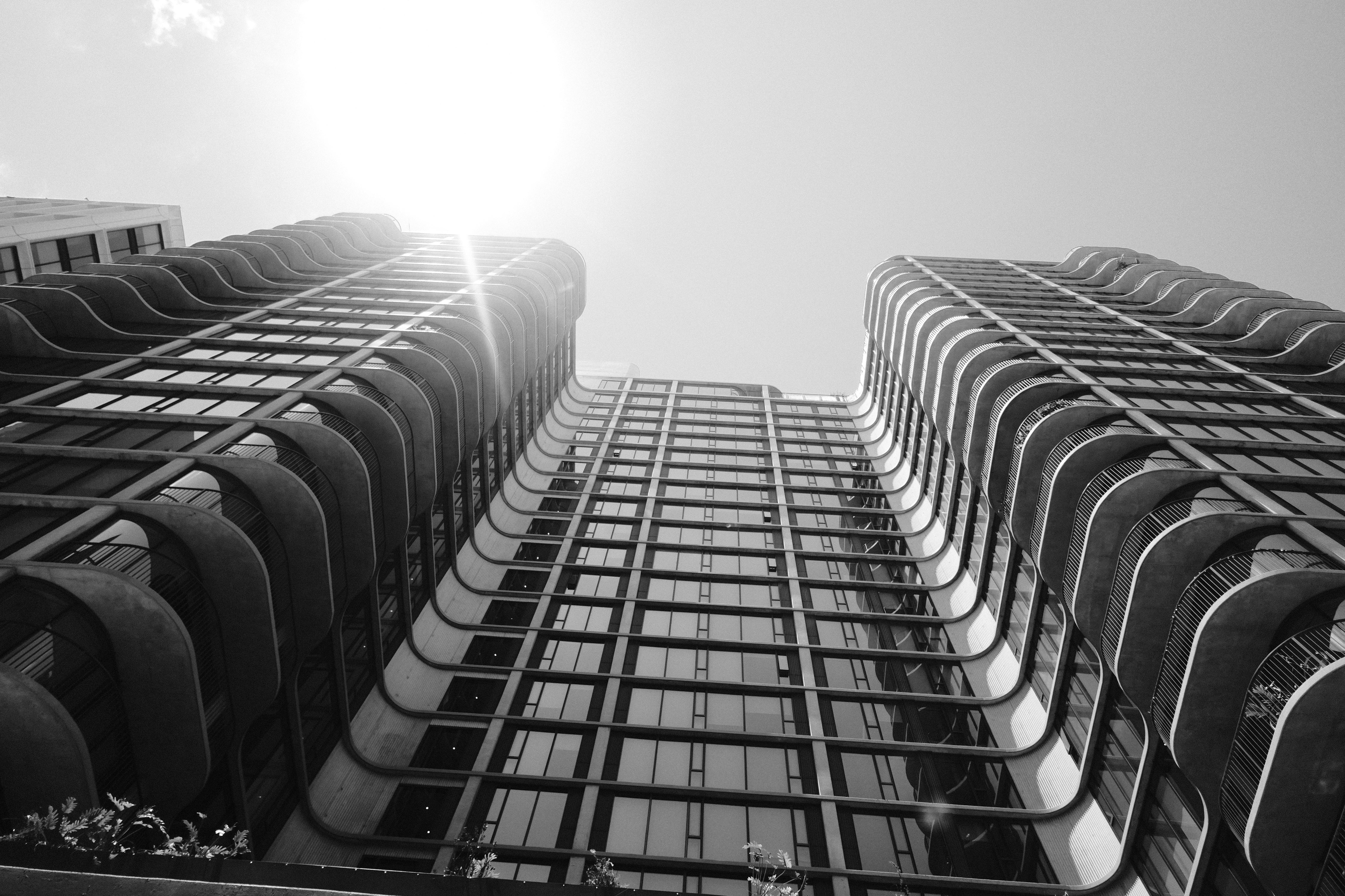 Gray and White Concrete Building · Free Stock Photo