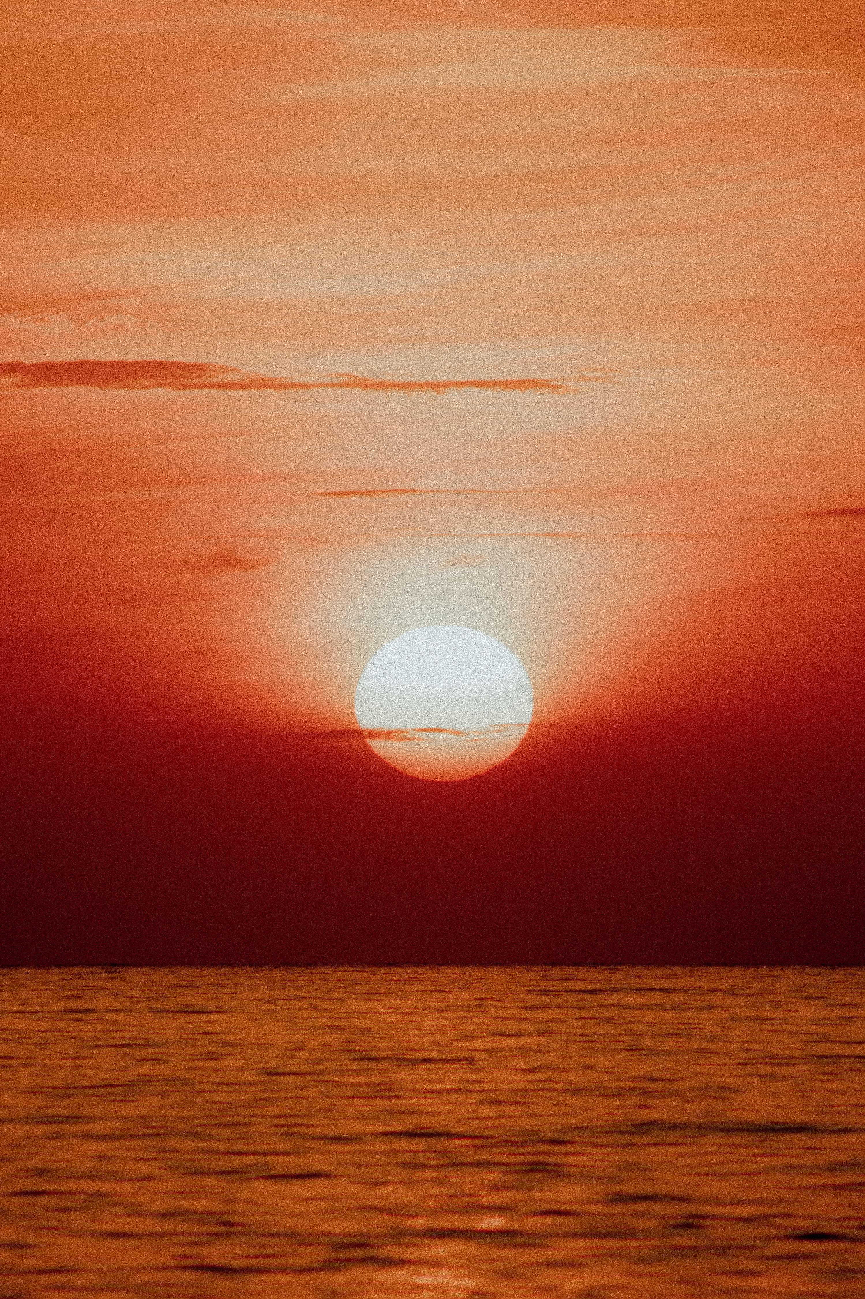 Red Sunset Over the Ocean · Free Stock Photo