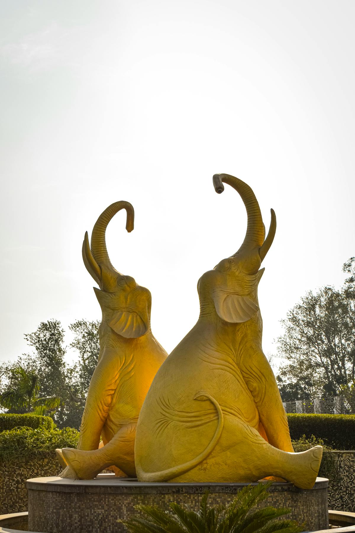 Yellow Statue Photos, Download The BEST Free Yellow Statue Stock Photos ...