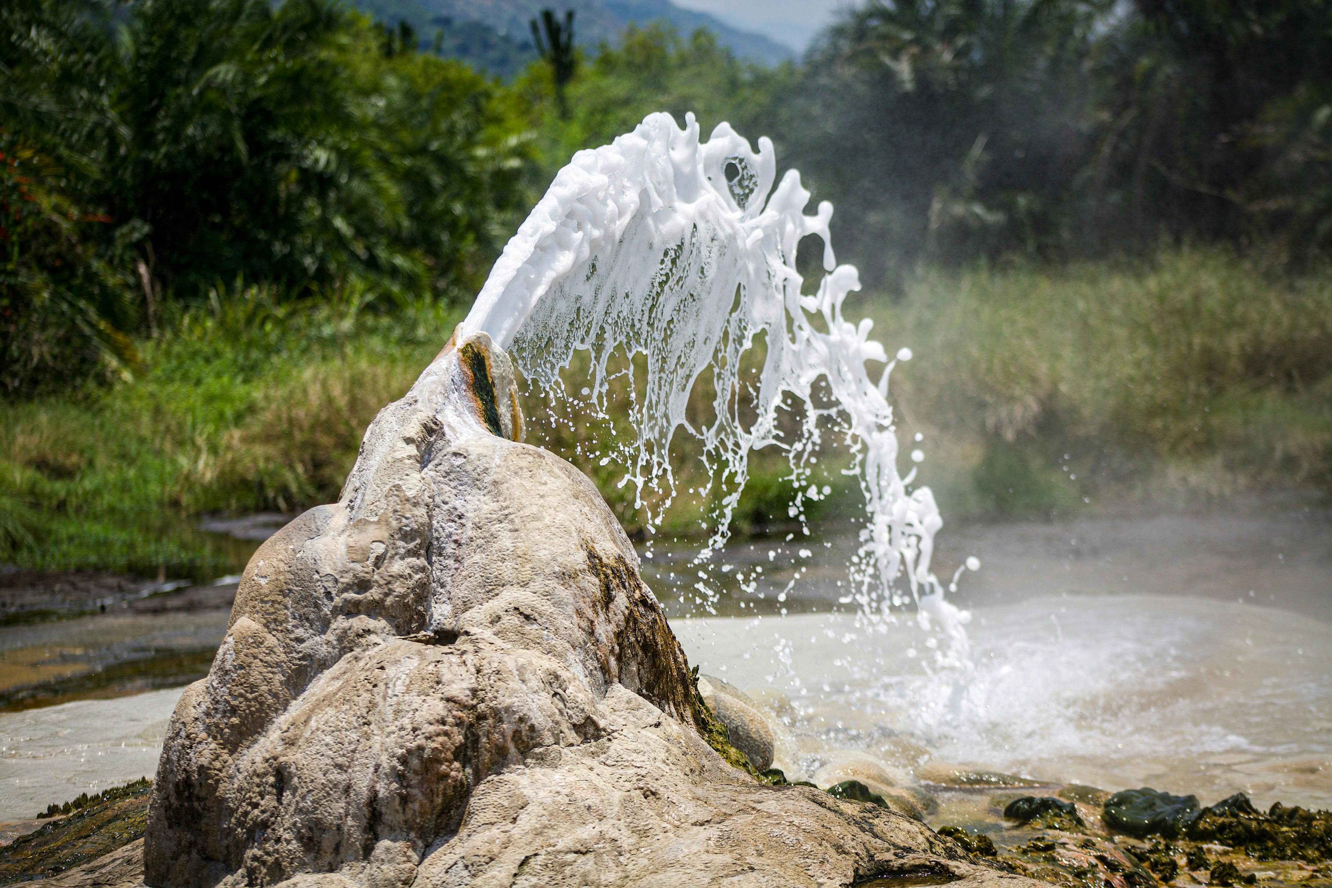 Water Splashing in a Stream · Free Stock Photo
