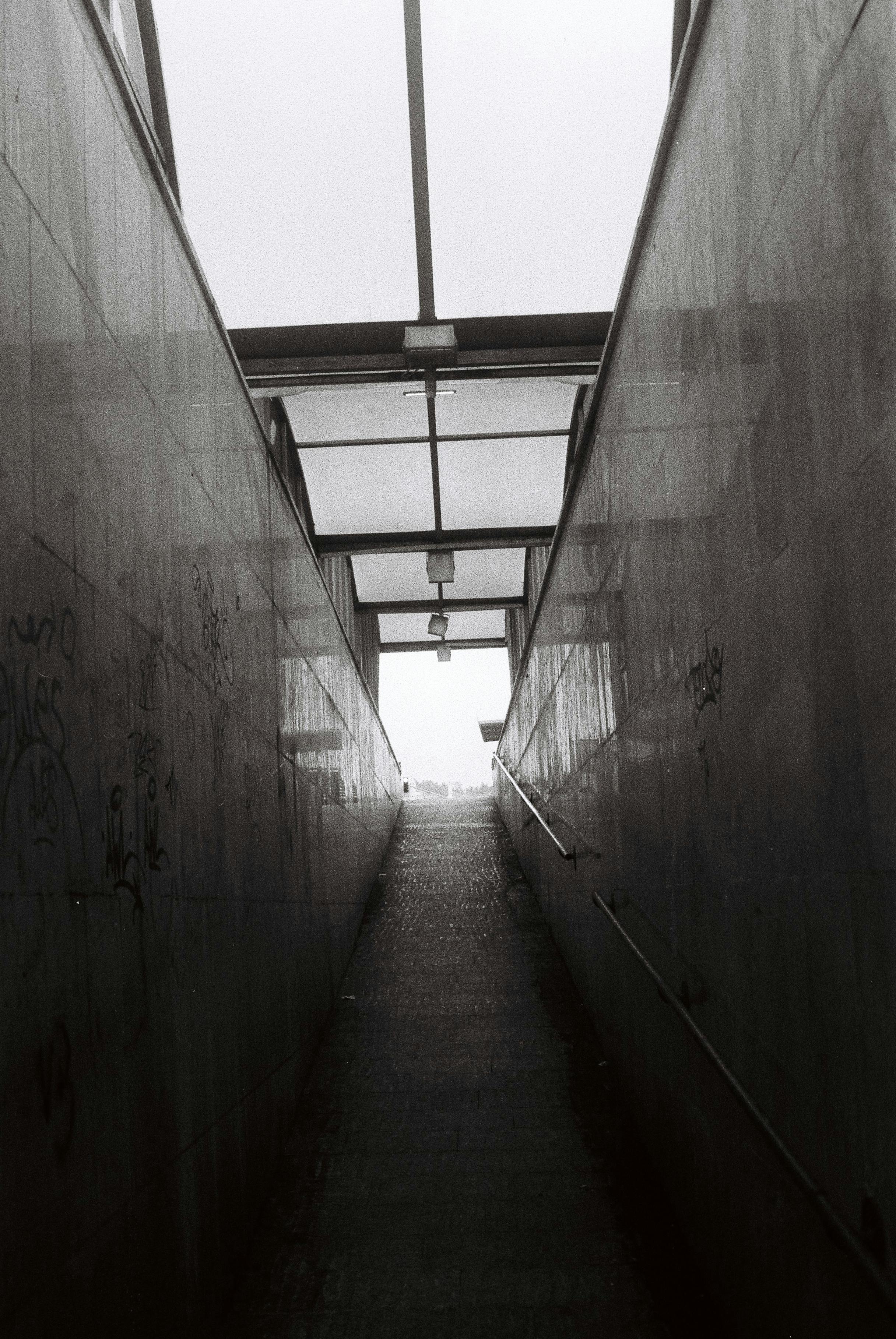 Narrow Exit from the Underpass · Free Stock Photo