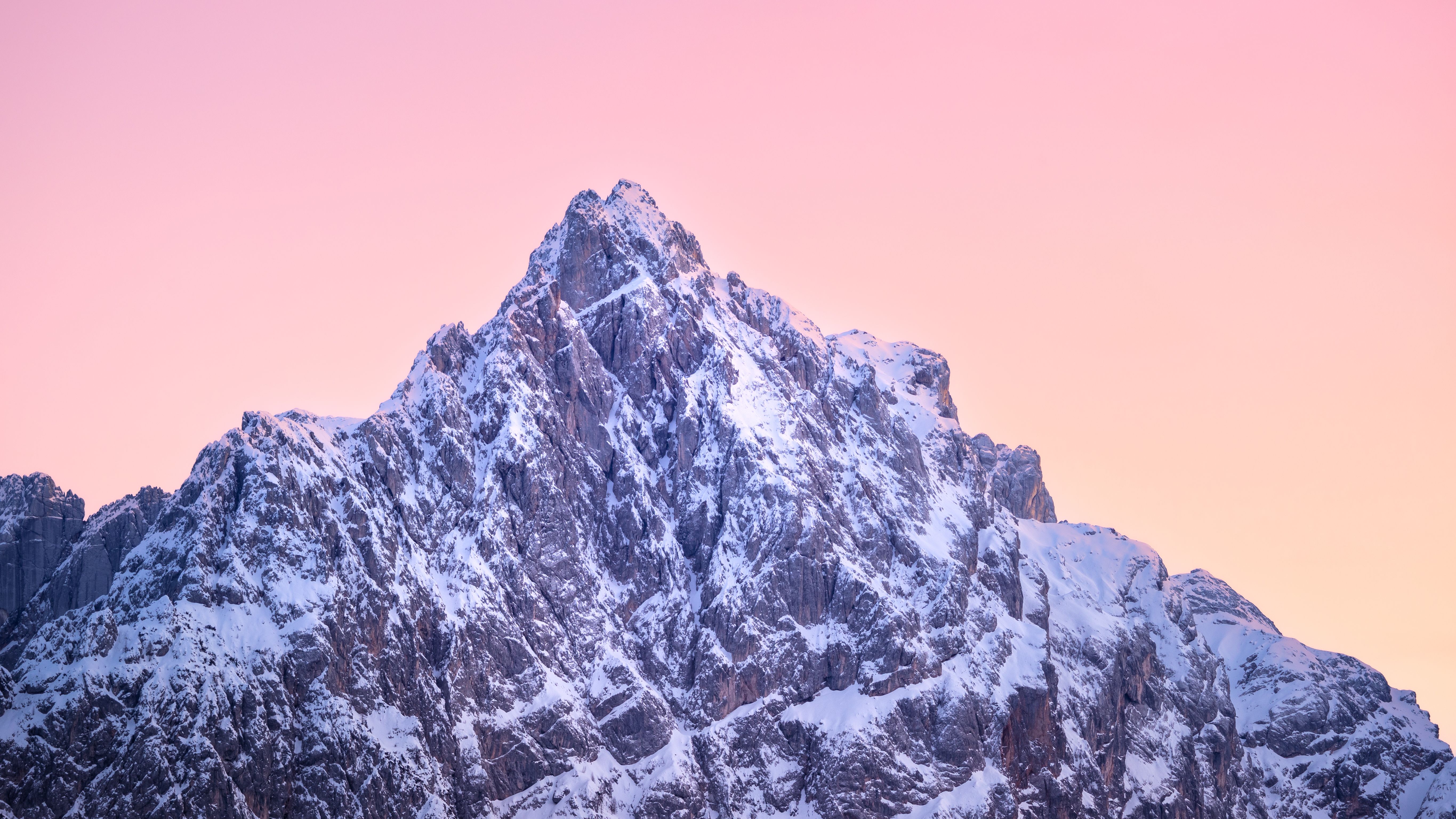 "Frozen Pyramid" · Free Stock Photo