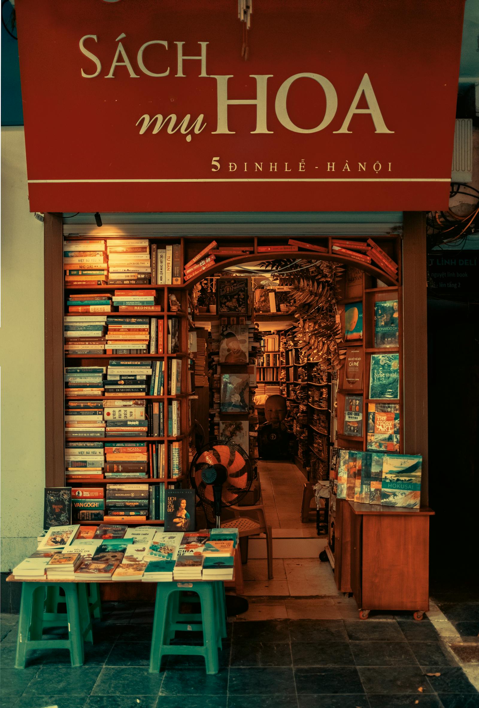 Book Store Facade Photos, Download The BEST Free Book Store Facade ...